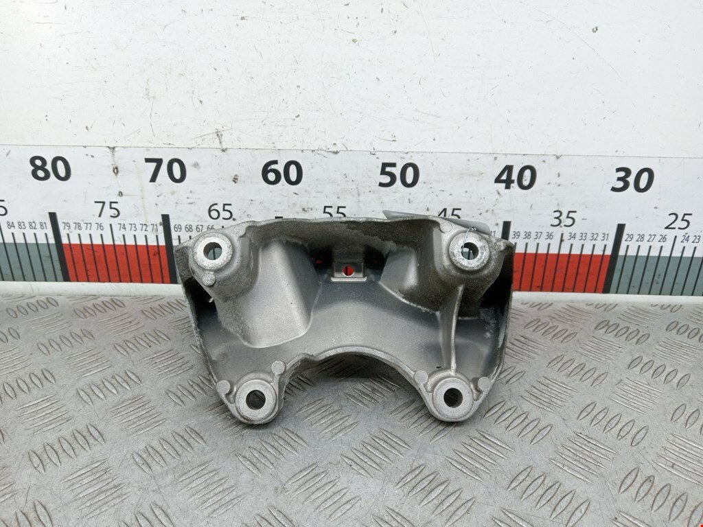 Кронштейн (крепление лапа траверса) кпп BMW 5-Series (F07/F10/F11/F18) 22326781237 арт. 2271836