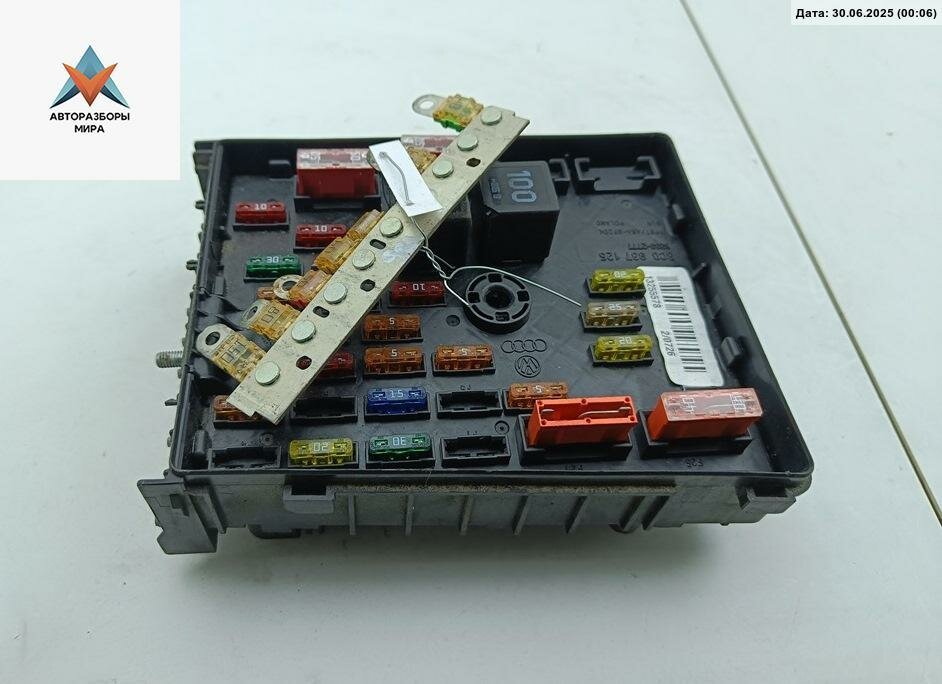 Блок предохранителей Volkswagen Passat B6 2008 3C0937125