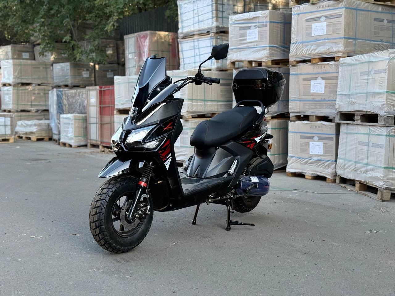 Скутер бензиновый