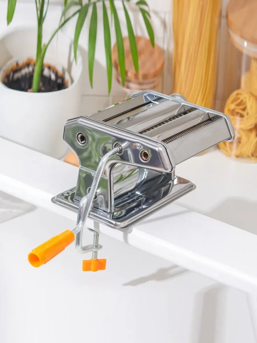 Ручная машинка для раскатки теста