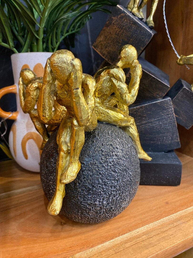 Статуэтка Три человека Casaentera CE02-796472 золото/черный 150х150х180h