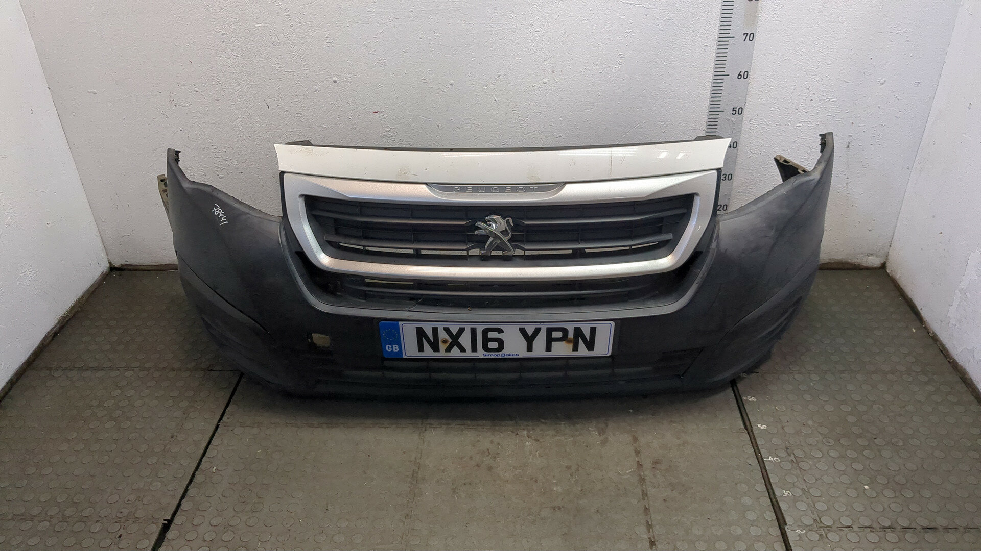 Бампер передний Peugeot Partner Б/У