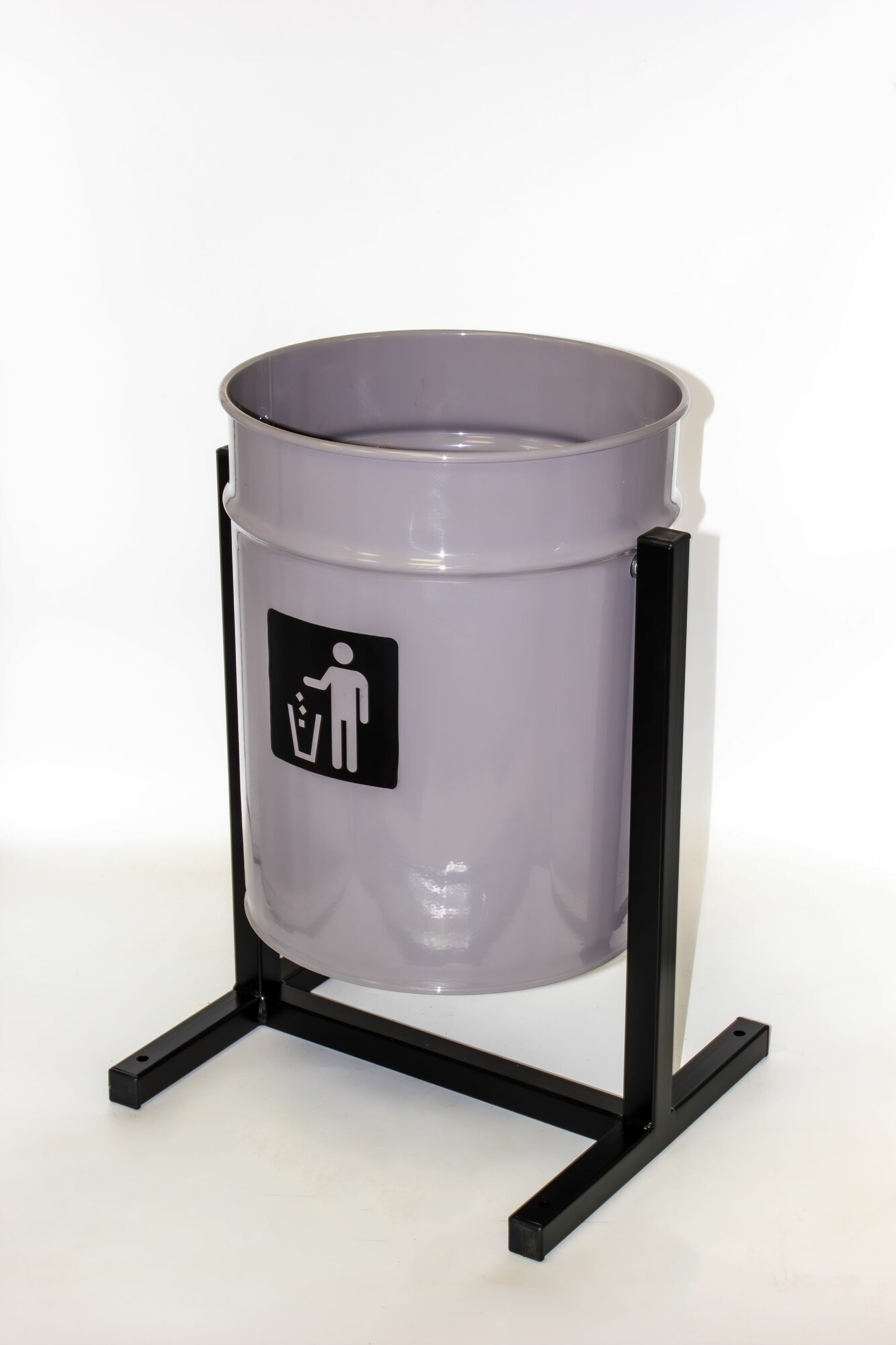 Урна Т металлическая уличная круглая с квадратными ножками серая