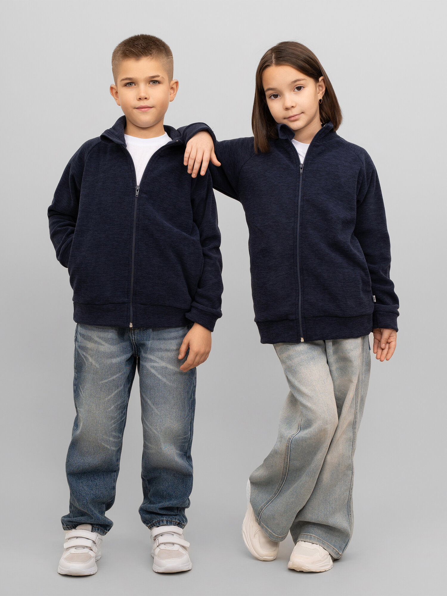 Толстовка спортивная