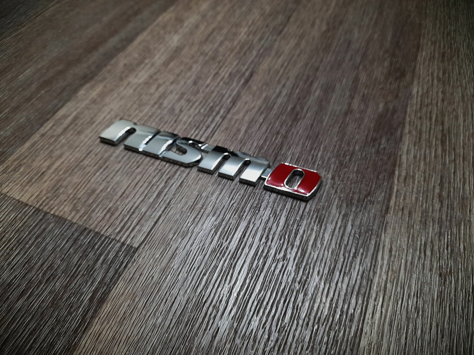 Эмблема хромированная шильдик NISMO на крышку багажника на Nissan Skyline Ниссан Скайлайн, X-Trail, Кашкай, Juke, Лаурель, Санни