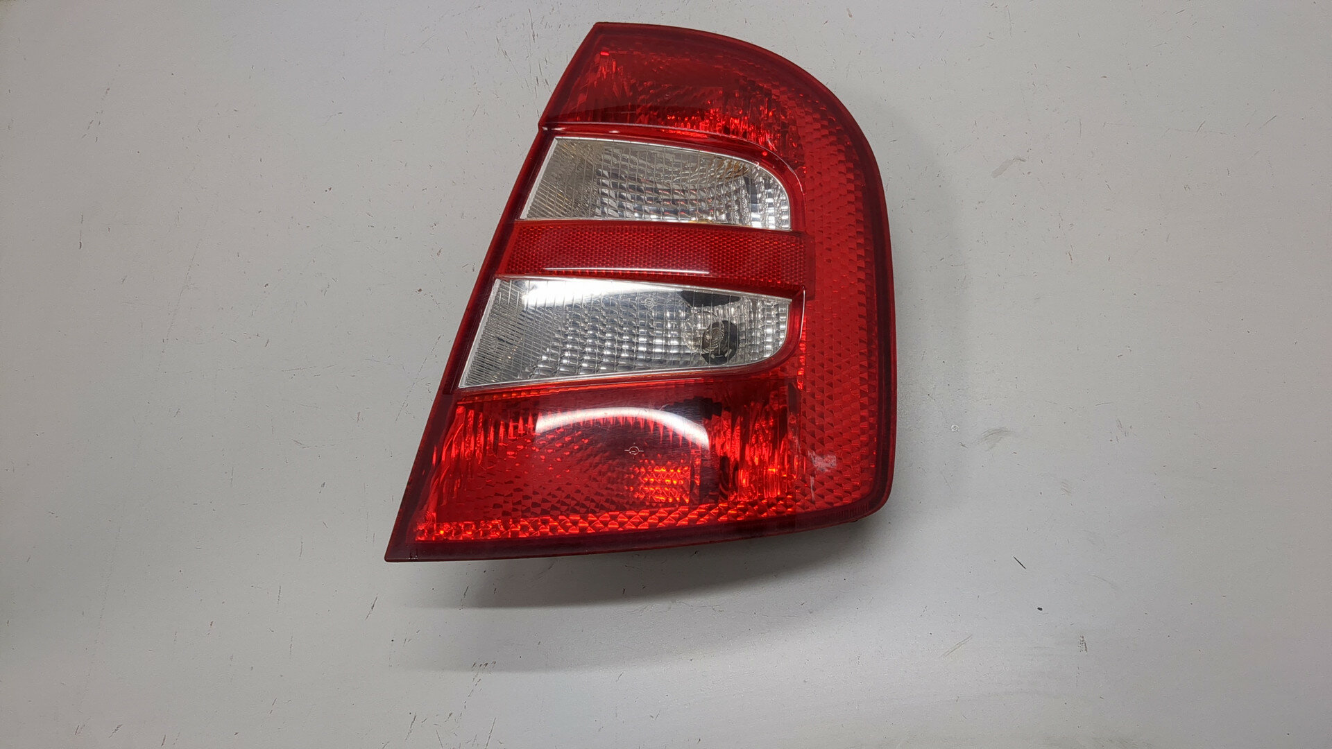 Фонарь (задний) правый Skoda Fabia Б/У