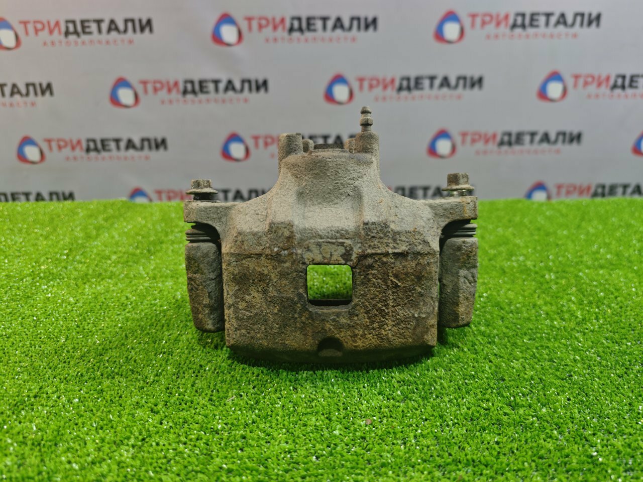 Суппорт тормозной Mitsubishi Outlander 2.0 4B11 2018 перед. лев. (б/у)