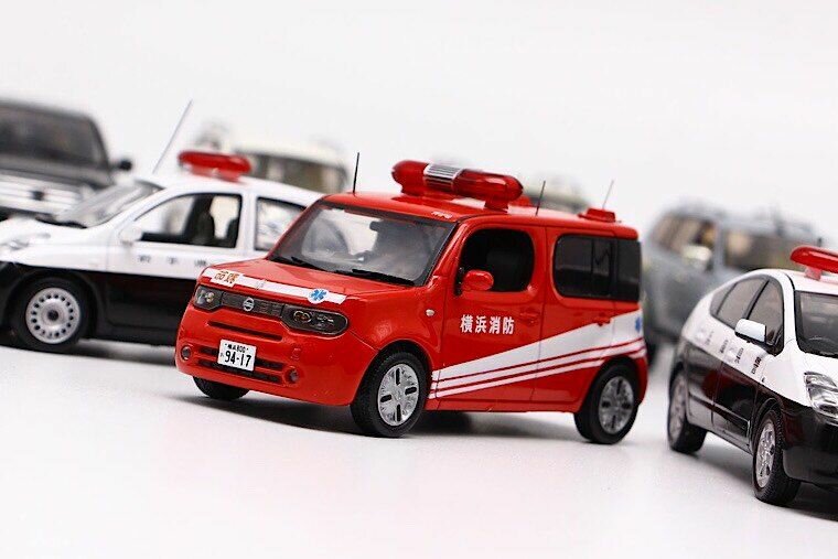 CarNel Kyosho Nissan Cube Z12 2009 Fire Station Edition Масштаб 1:43 Модель японского полицейского автомобиля