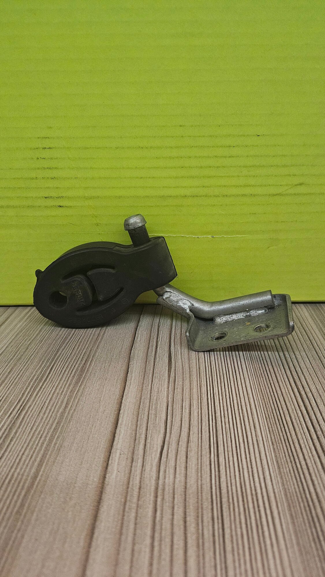 Кронштейн крепления глушителя 1577A295