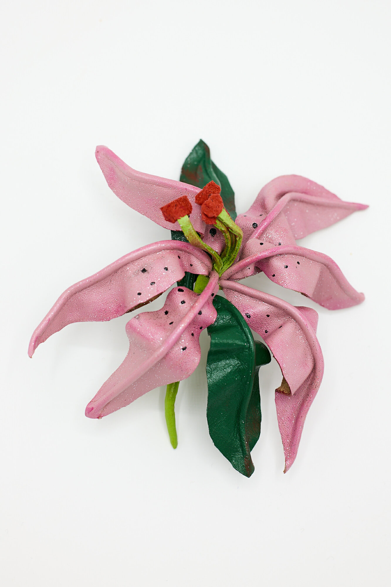 Брошь, кожа