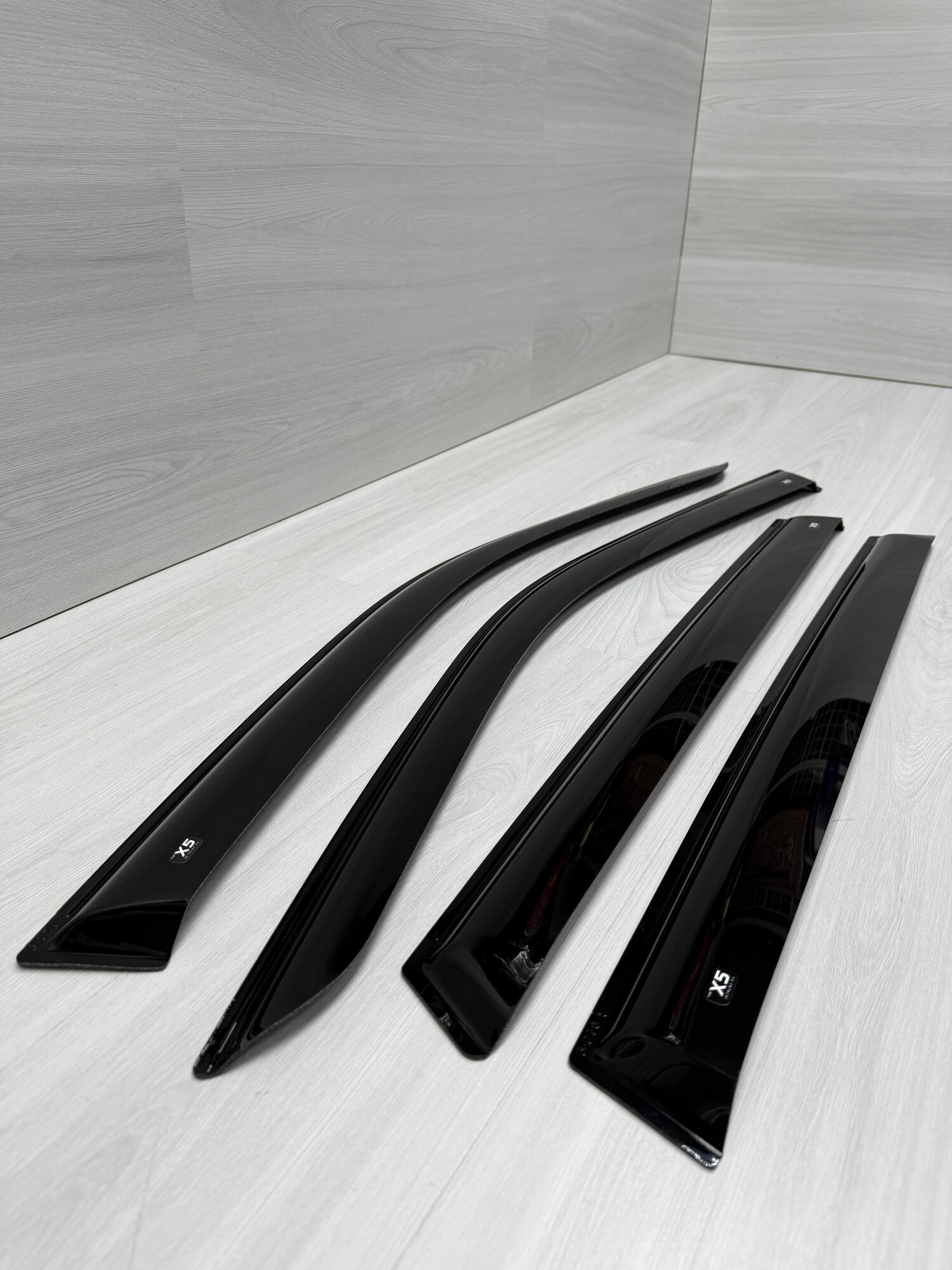 Дефлекторы (ветровики) окон для BMW X5 E70 2007-2013 (БМВ Е70)