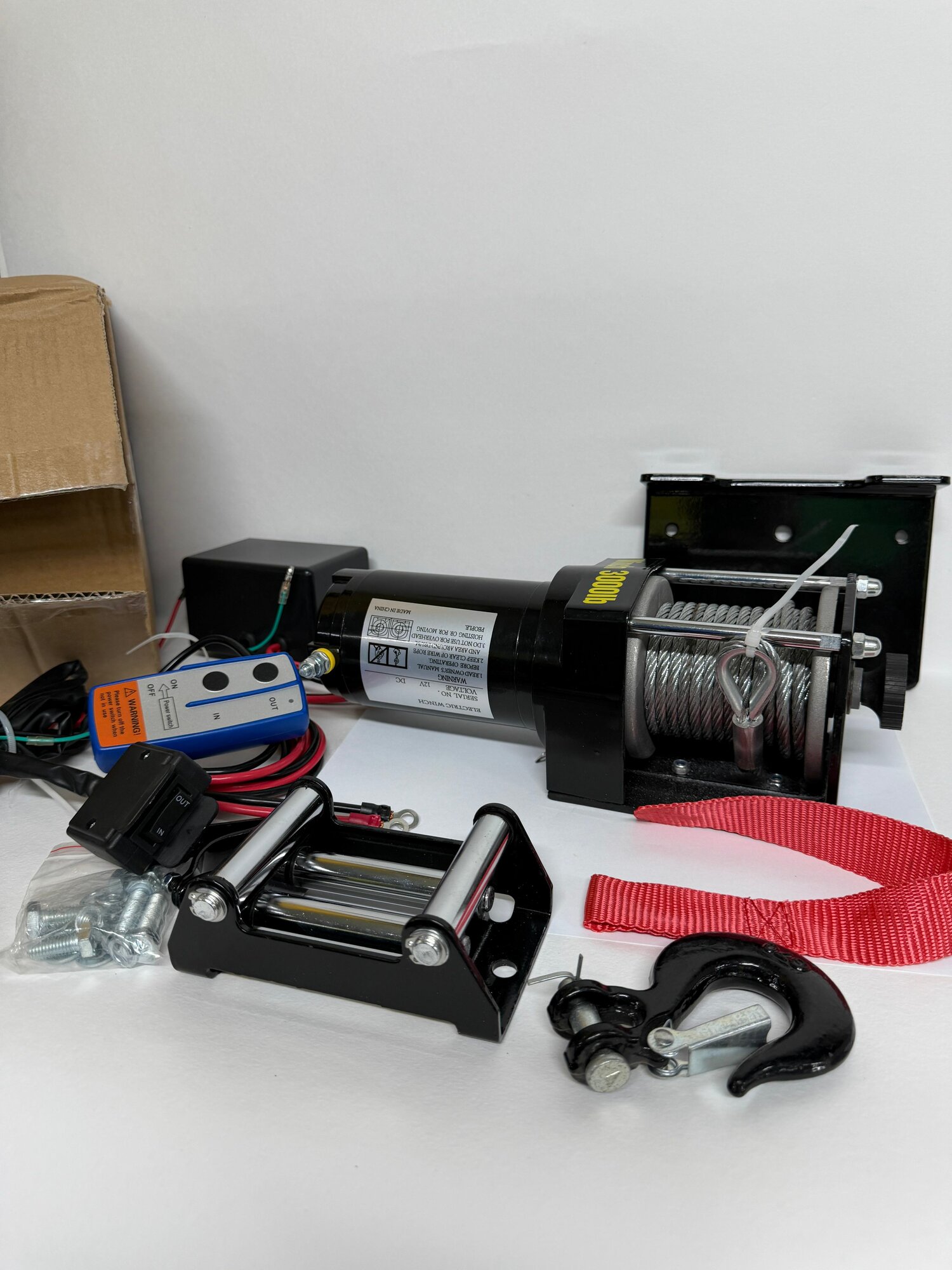 Лебедка электрическая 3000 lbs, 1361 кг, 12V, стальной трос, с пультом управления, Electric Winch, ВездеТяг (1 шт. / комплект), арт: 9938-К