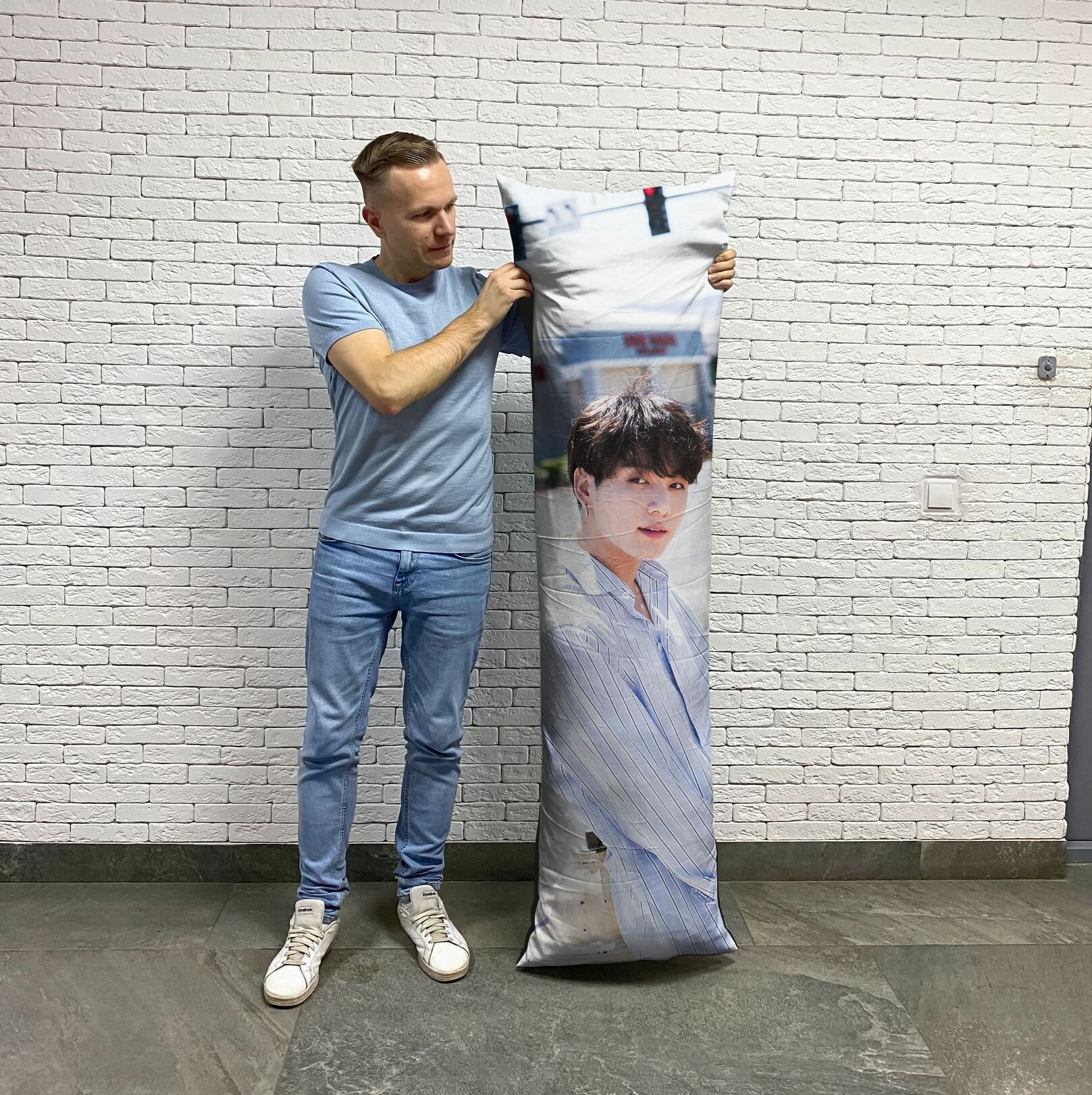 Подушка дакимакура Чон Джонгук BTS 50x170 см