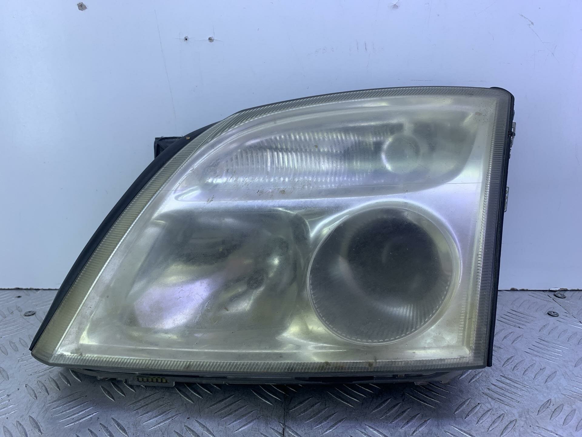 Фара левая Opel Vectra C 2004 15588700