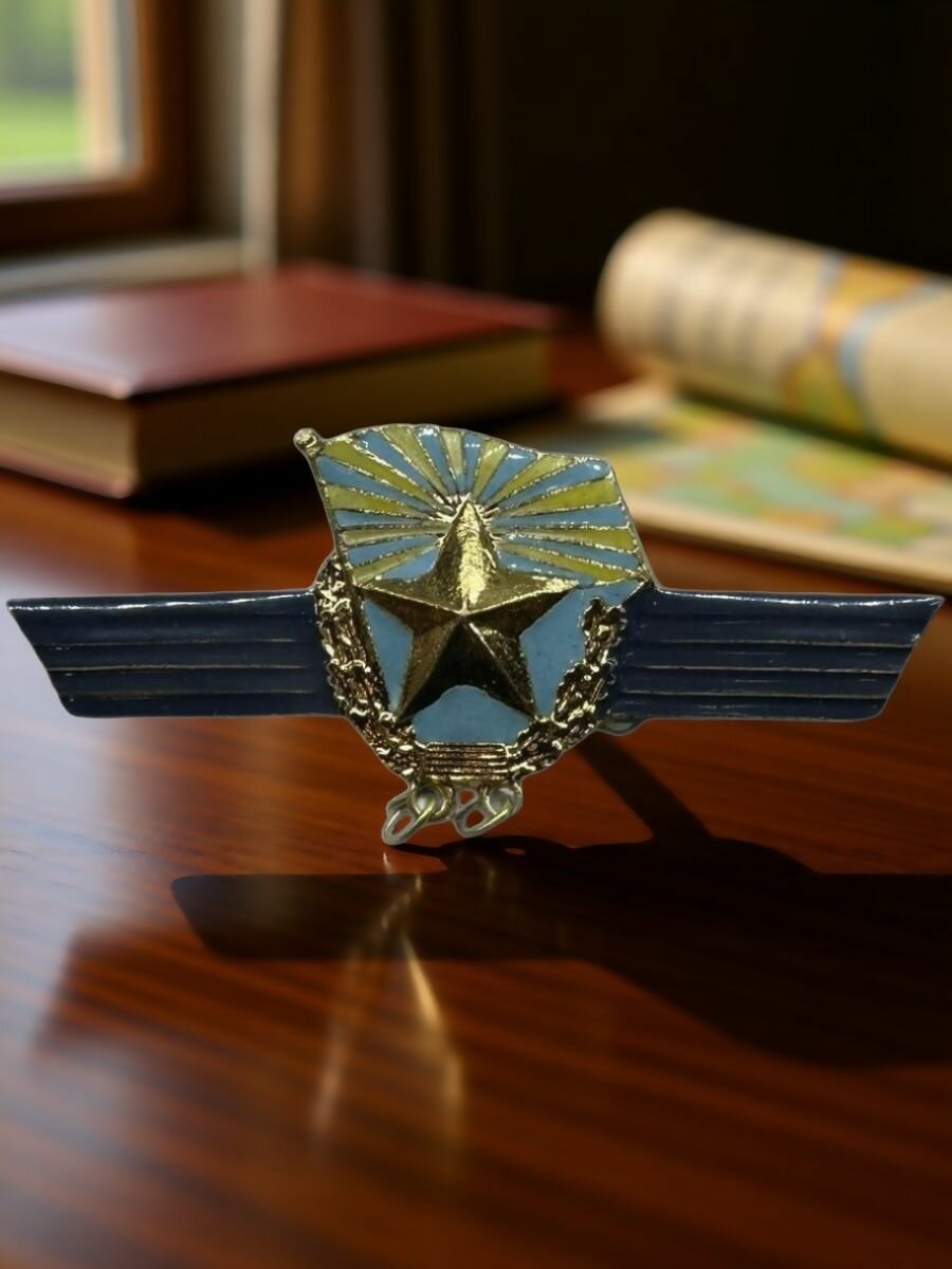Знак Сверхсрочник ВВС. За сверхсрочную службу. Тяжелый. Военно-воздушные силы. Сделан в СССР