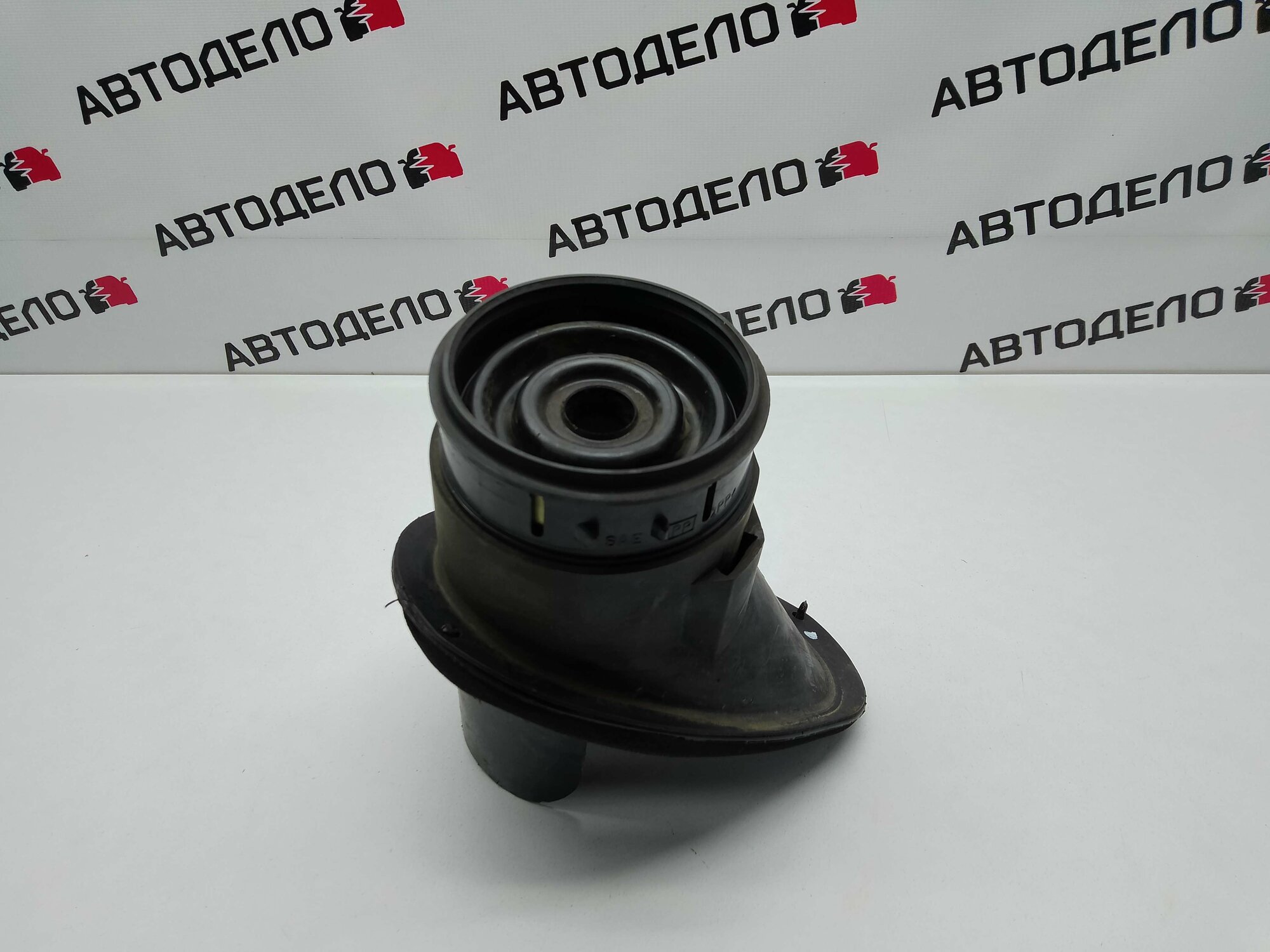 Кожух ручки КПП Nissan Almera N16 2001 г