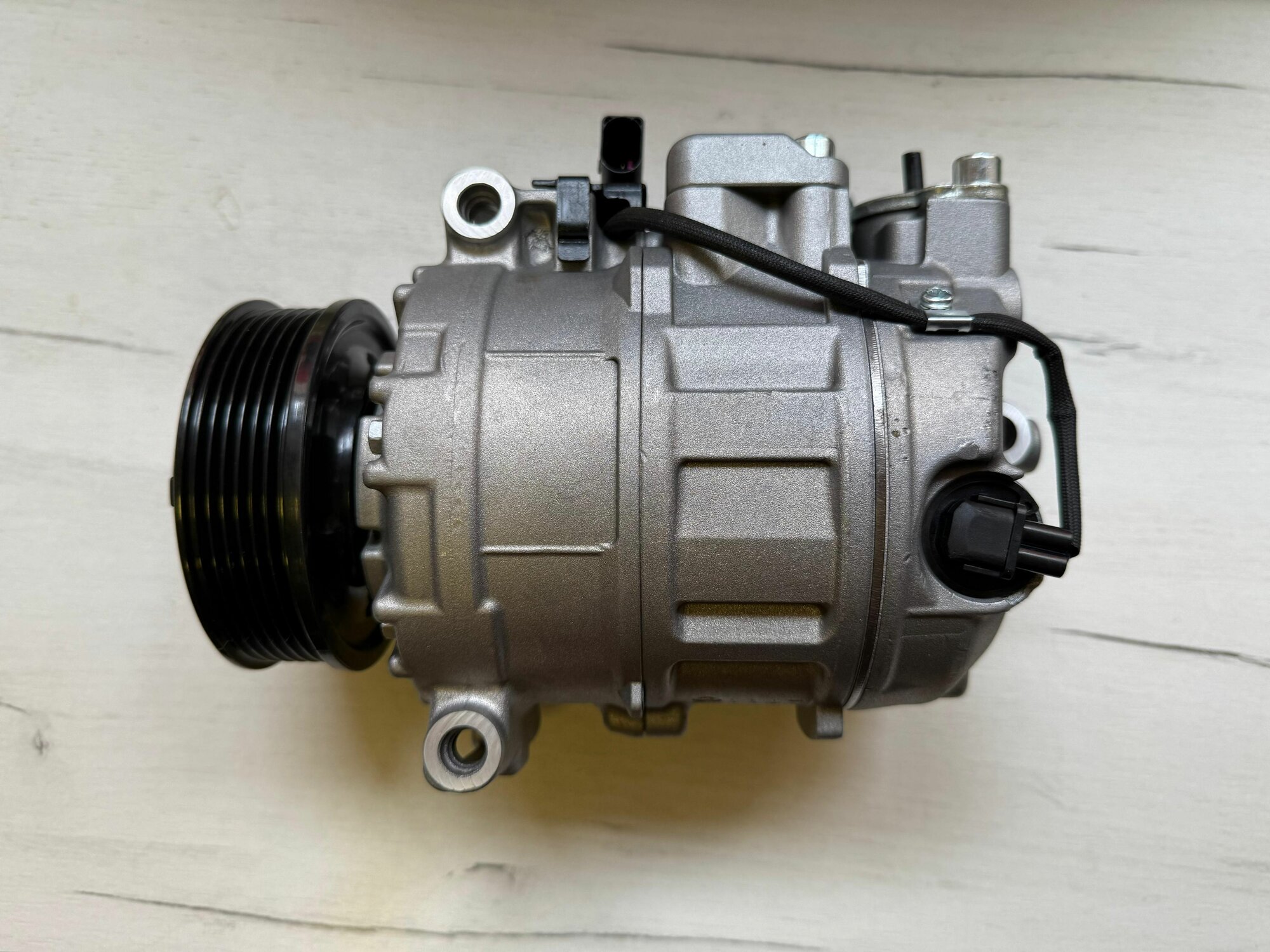 Компрессор кондиционера VW Transporter , Caravelle , Multivan T5-T6 , Amarok .