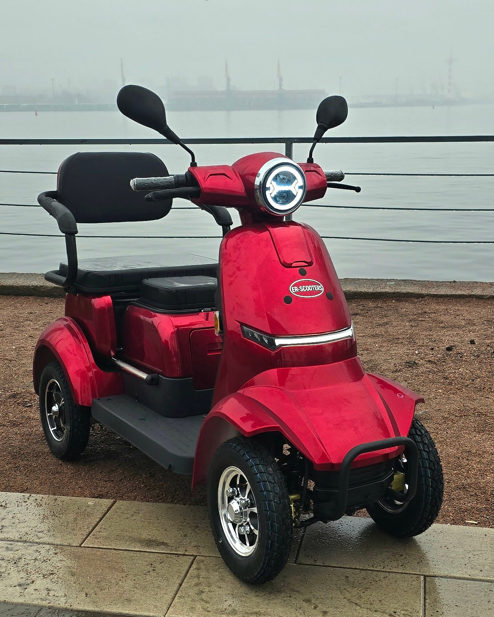 Электроскутер ER-SCOOTERS MUNGO 2 (60V 20Ач 1000W 25 км/ч 50км) 2-х местный, четырехколесный с сиденьем трансформер