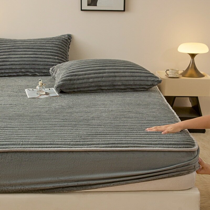 Зимняя утолщённая простыня на резинке из молочного флиса, простыня из кораллового флиса класса А, комплект из трёх предметов, для домашнего использования, наматрасник Simmons,150*200cm