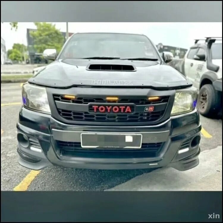 Крыло автомобильное, арт. GR решетка радиатора с подсветкой для Toyota Hilux Vigo