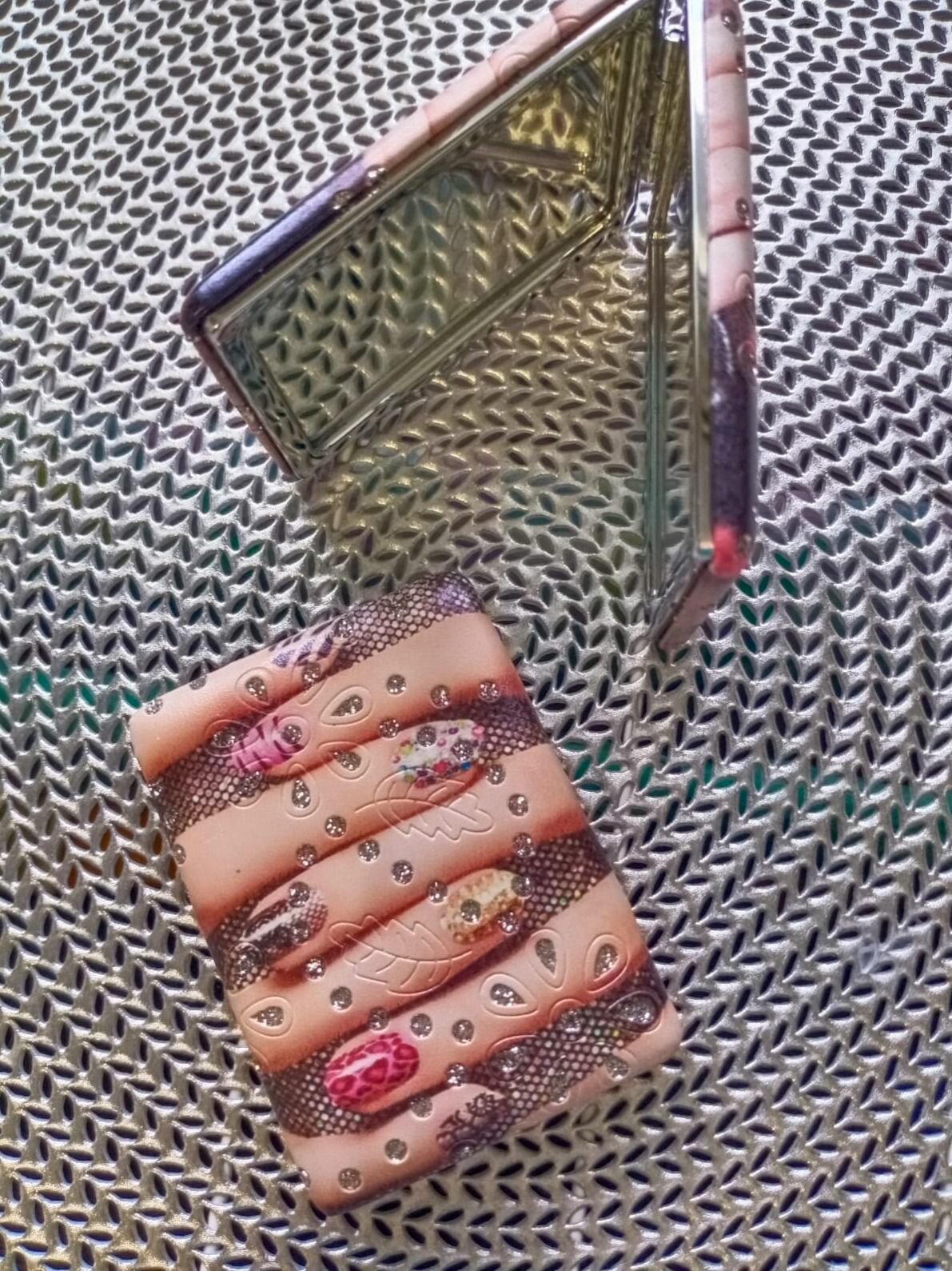 Зеркало карманное / маникюр цветной