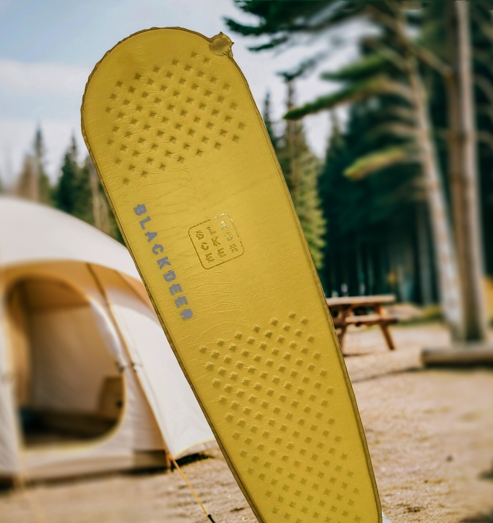 Самонадувающийся туристический коврик BlackDeer, 183х51x3 см, с чехлом, желтый песок