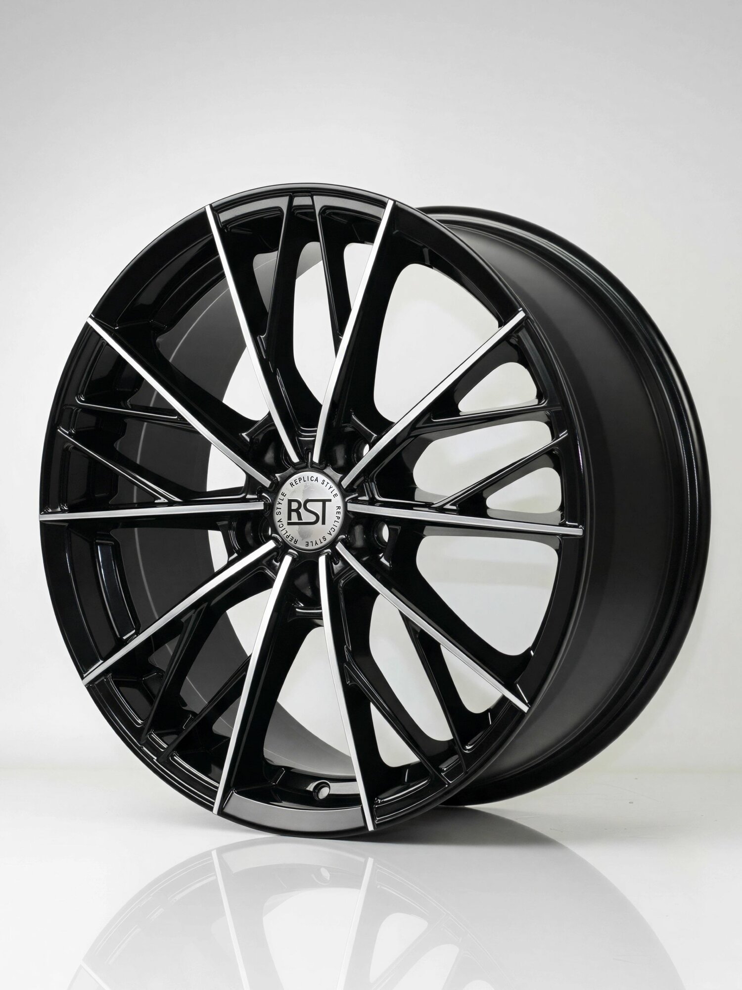 RST 248 Колесный диск Литой 18x8" PCD 5х114.3 ET45 D 67.1 BD