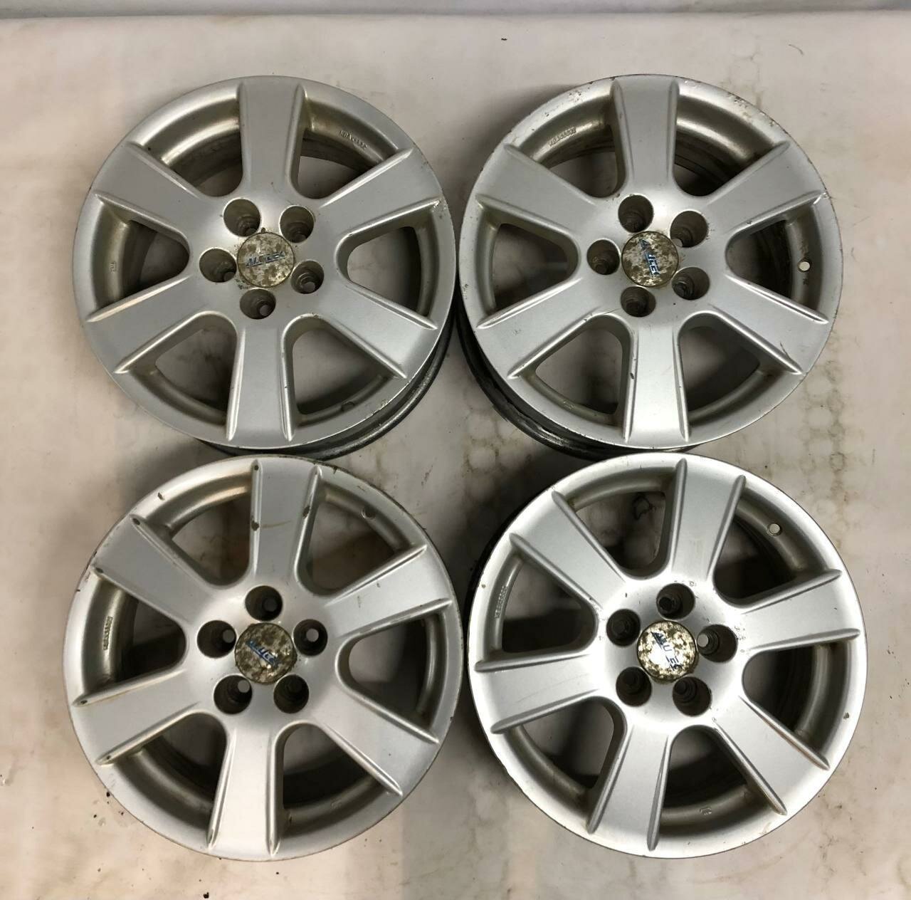 Колесные диски Alutec 16x6.5 PCD 5x100 D56.1 ET45 (Реплика)