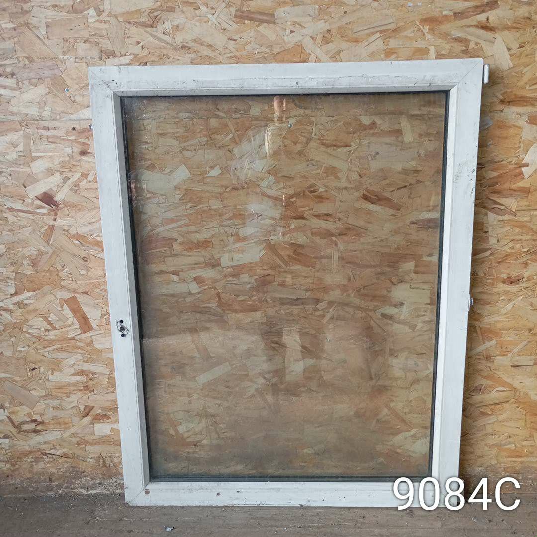 Рамы ПВХ Б/У 1370(в) х 1070(ш) с стеклопакетом