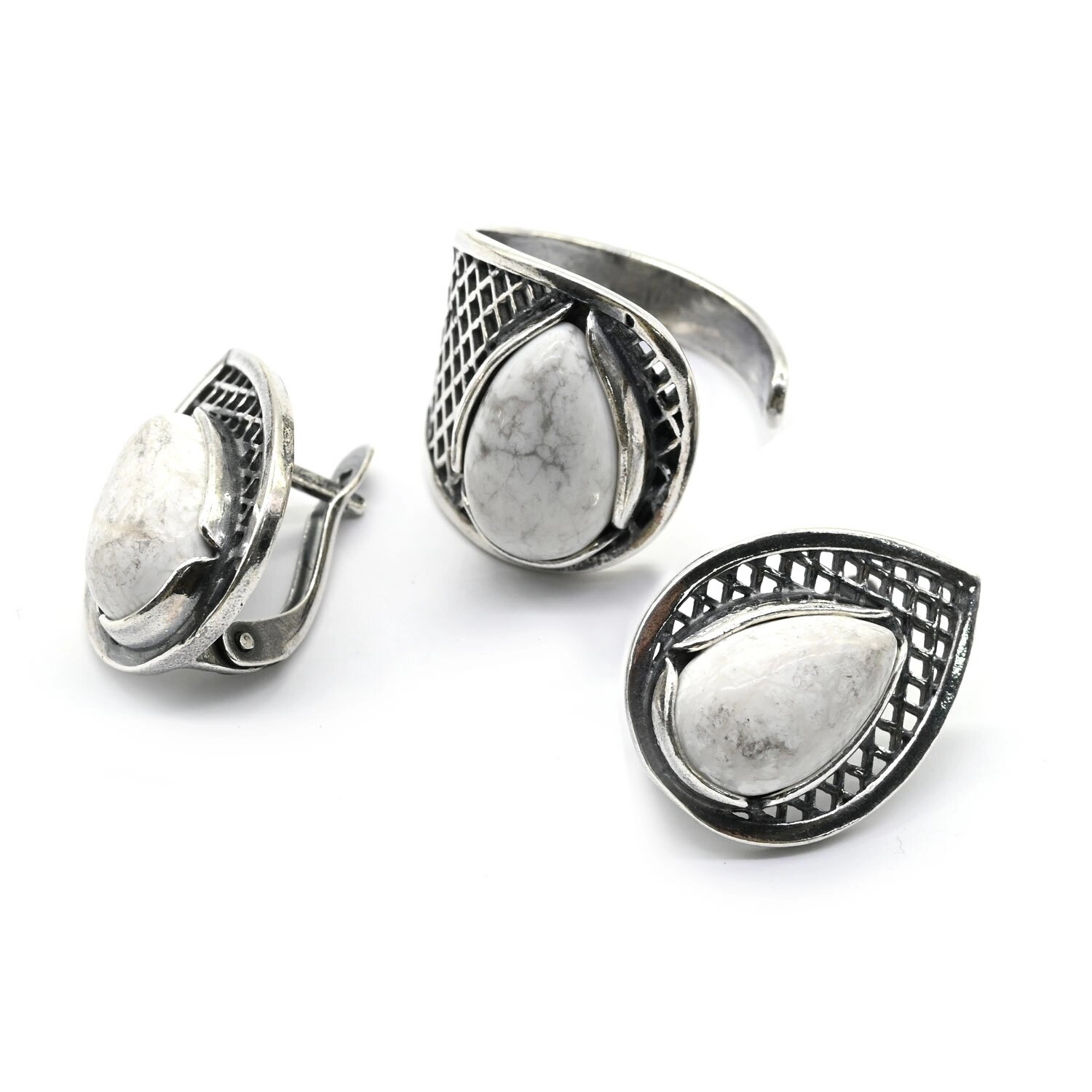 Комплект бижутерии: кольцо, кахолонг