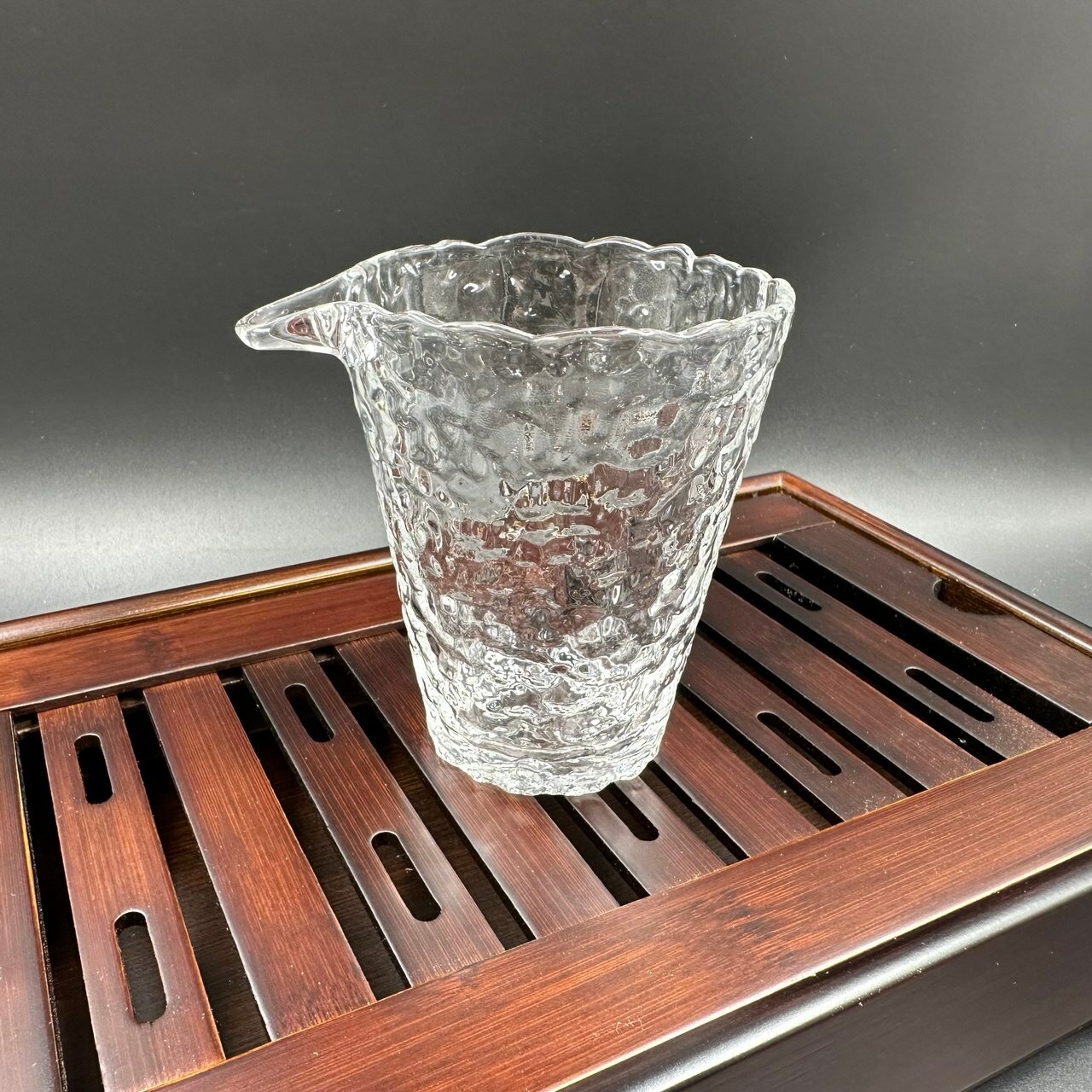 Чахай из фактурного стекла , стекло с текстурой, вместимость 190мл.