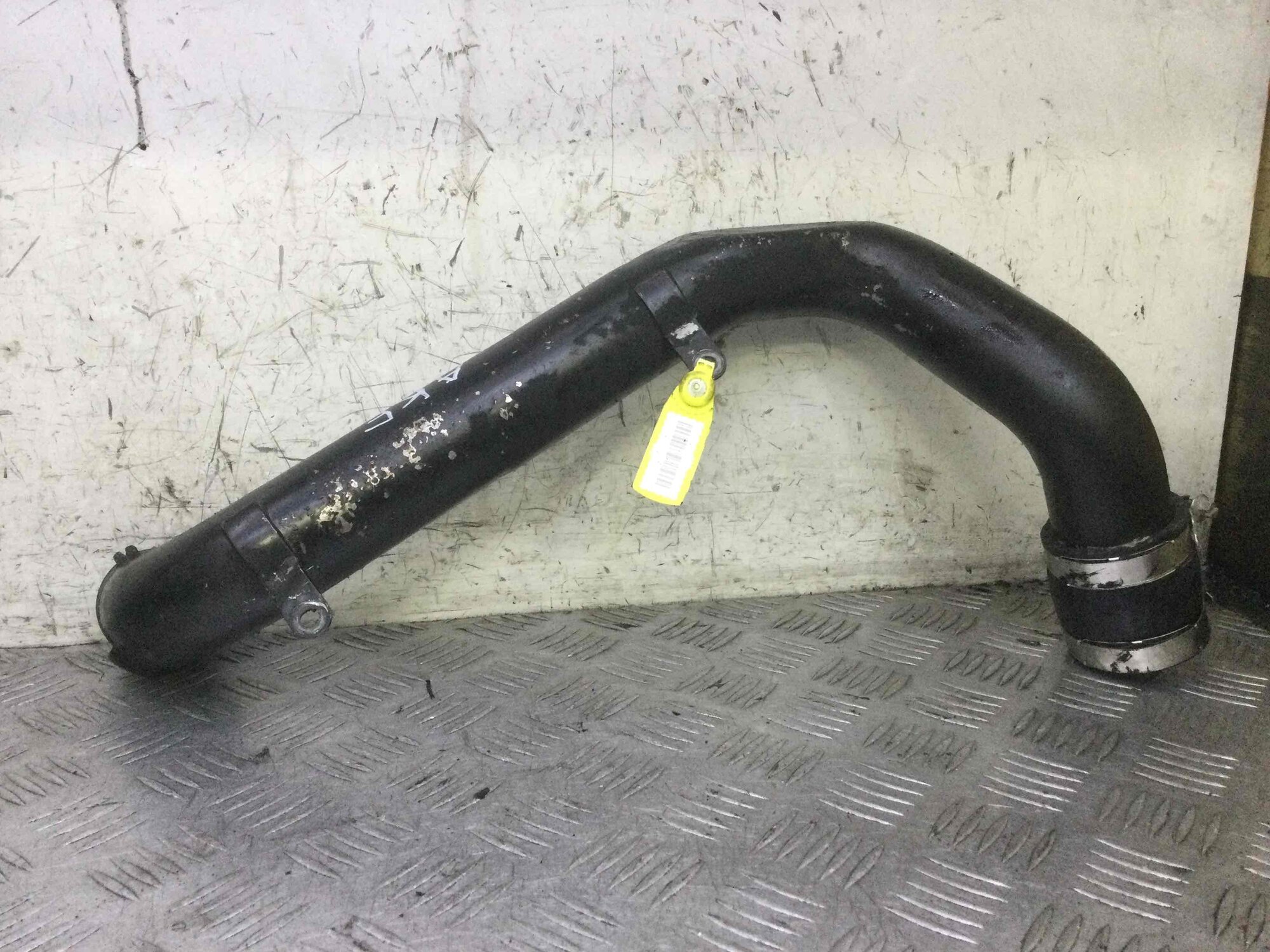 Б/У Патрубок интеркулера Audi A6 C5/4B (1997-2004) 2002 г.