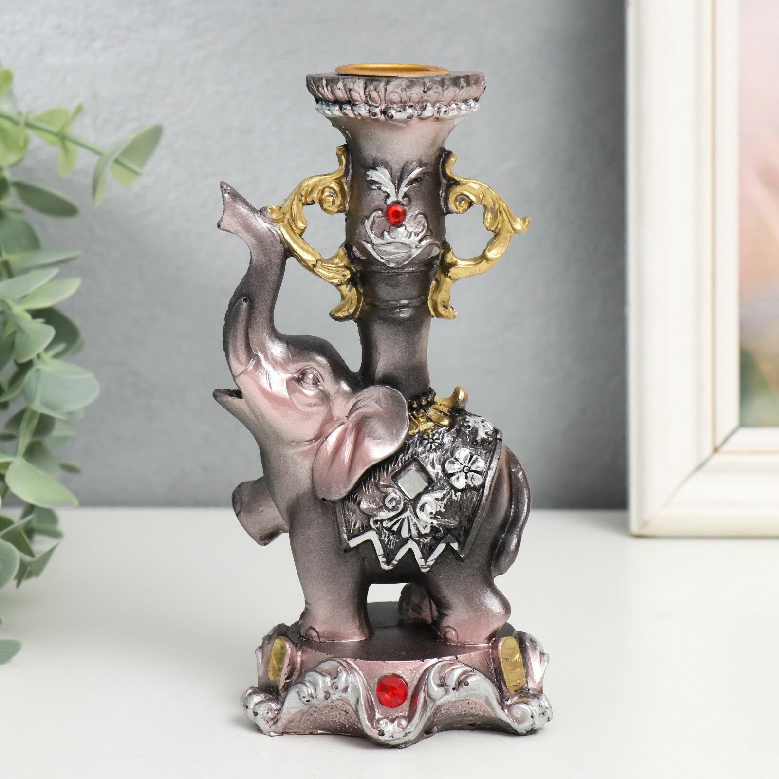 Фигурка - подсвечник полистоун "Слон на пьедестале в попоне с цветами", 15.5x8x7.5 см