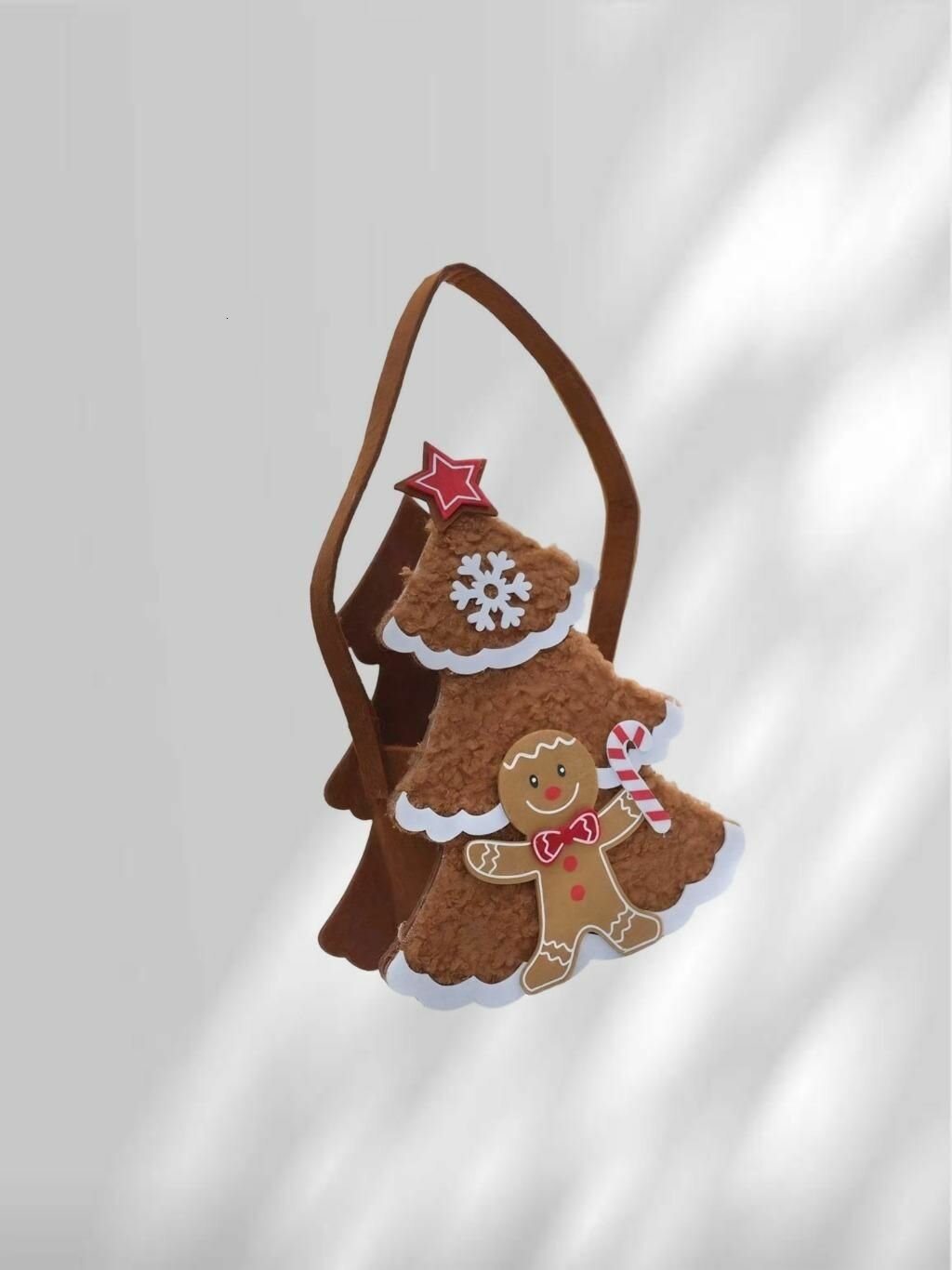 Домик из имбирного печенья на Новый год, - A