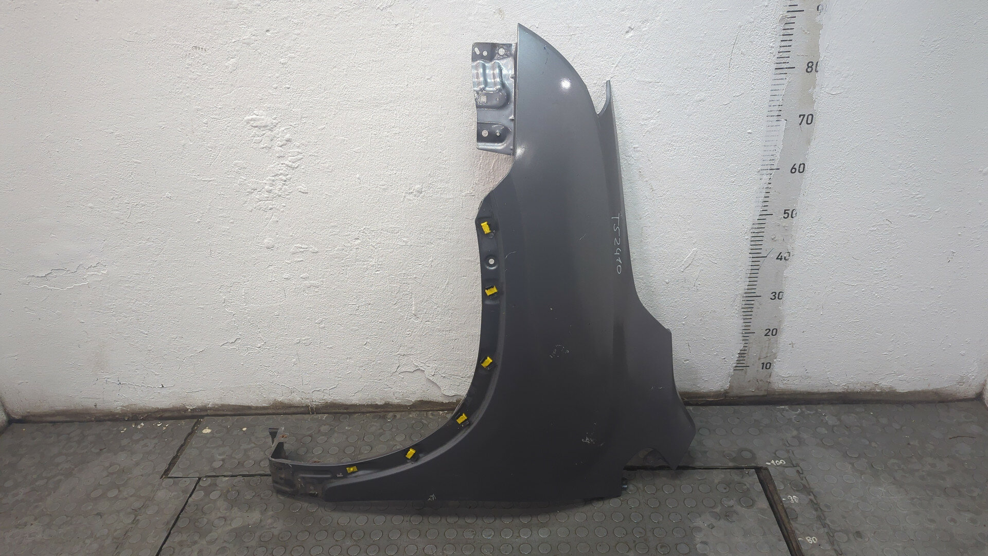 Крыло левое переднее Chevrolet Trax Б/У