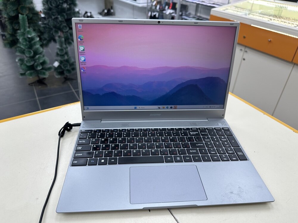 Ноутбук Digma Ryzen 5 3500U/8Gb/SSD 256Gb/ б/у, уценка