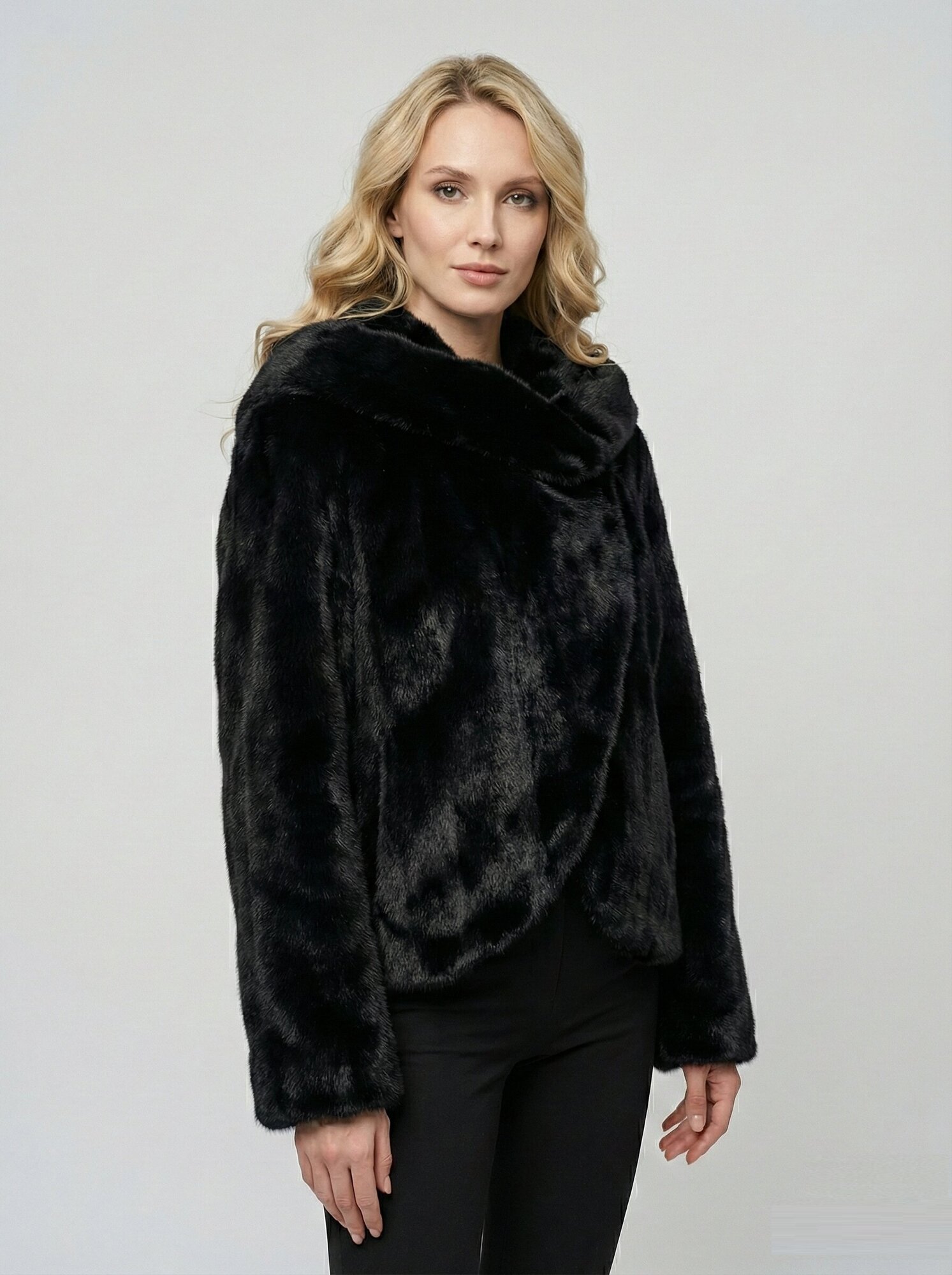 Полушубок из норки чёрного цвета, размер 48-50