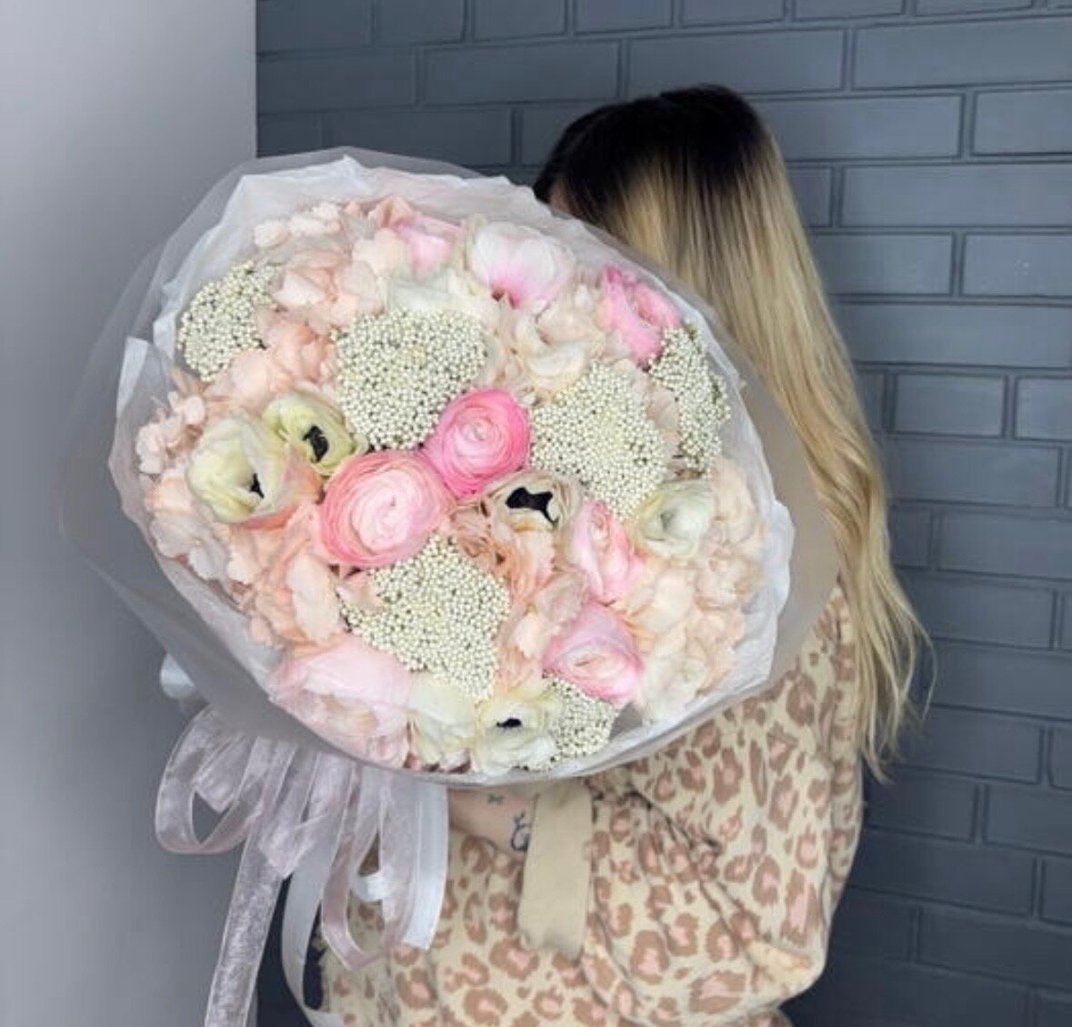 Букет (озотамнус, гортензии, ранункулюсы, анемоны)