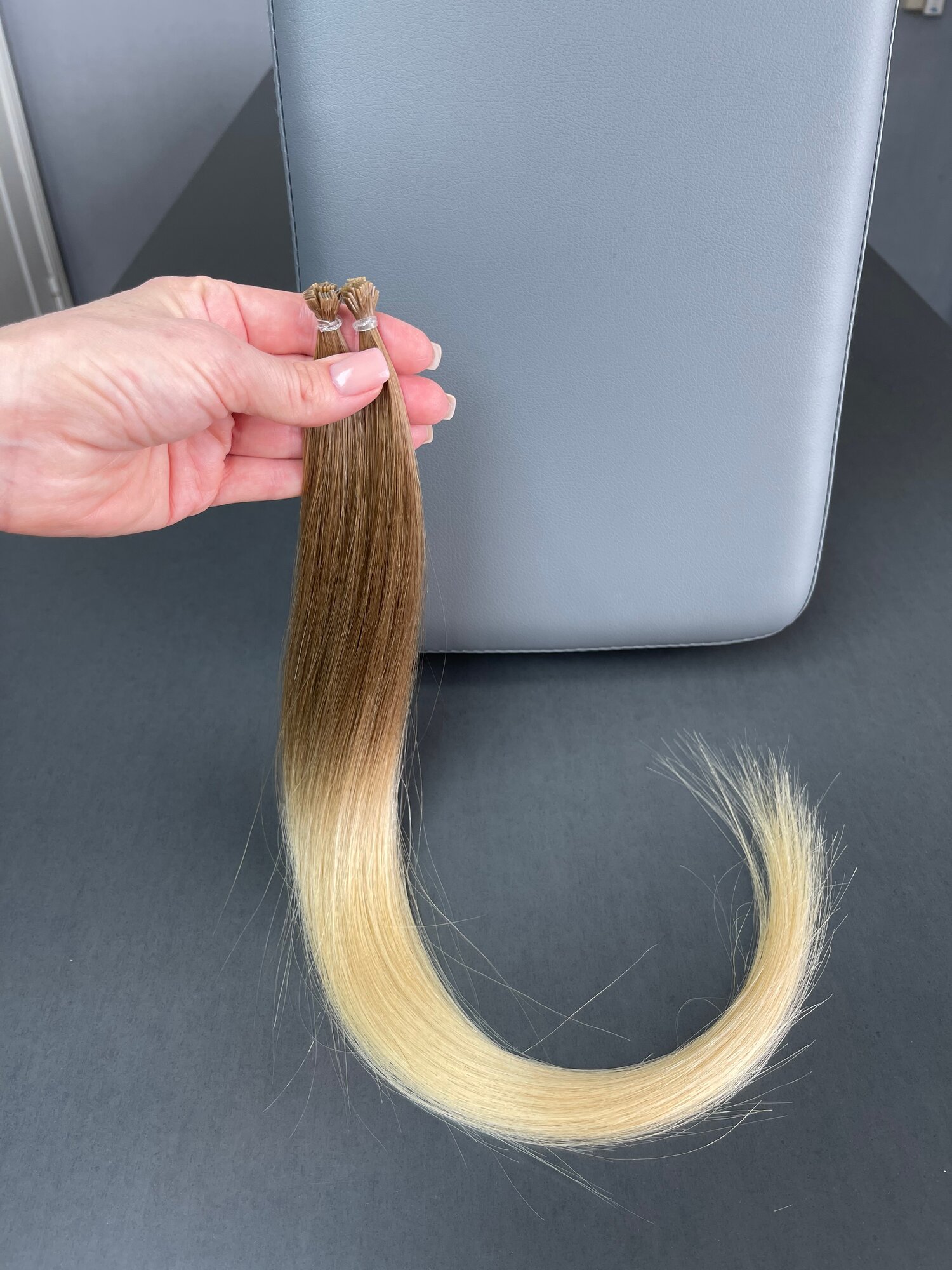 Волосы для наращивания натуральные на капсулах омбре 60 см 50 прядей