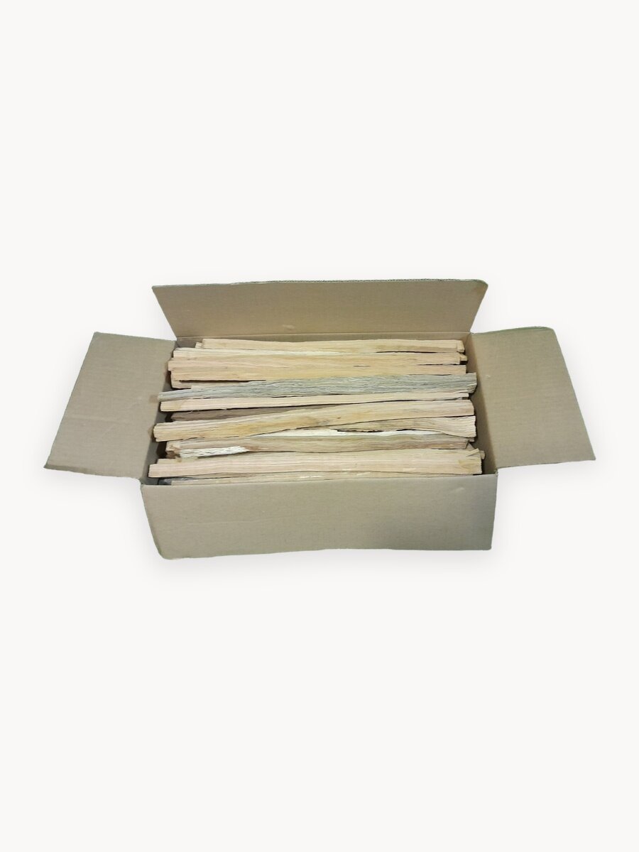 Коробка щепы дуба Длина 30-40см. Сухая из дерева дуб(дубовая). Вес 2-3кг. Объём: 0.008 м3.