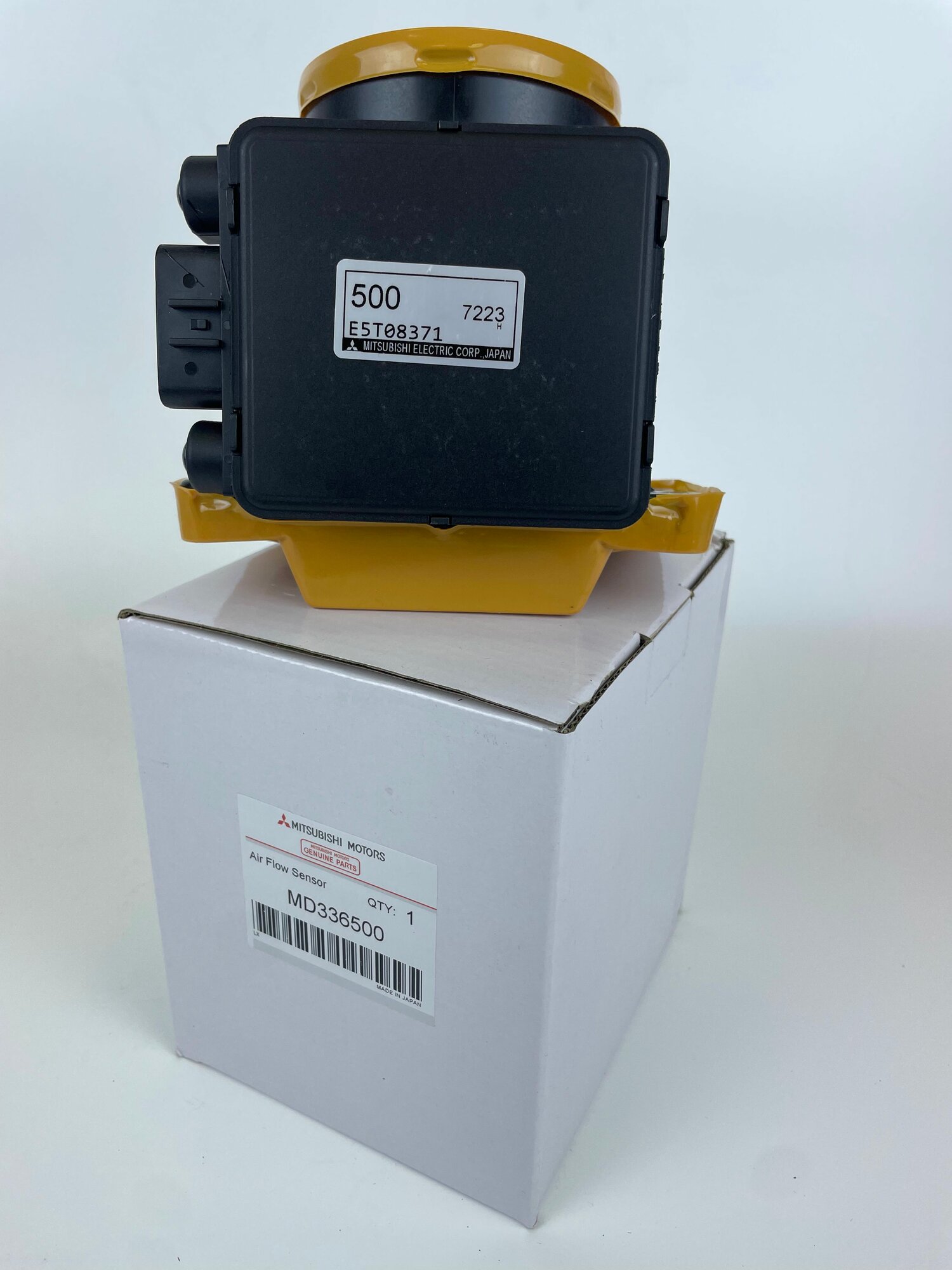 Датчик расхода воздуха дмрв Mitsubishi MD336500