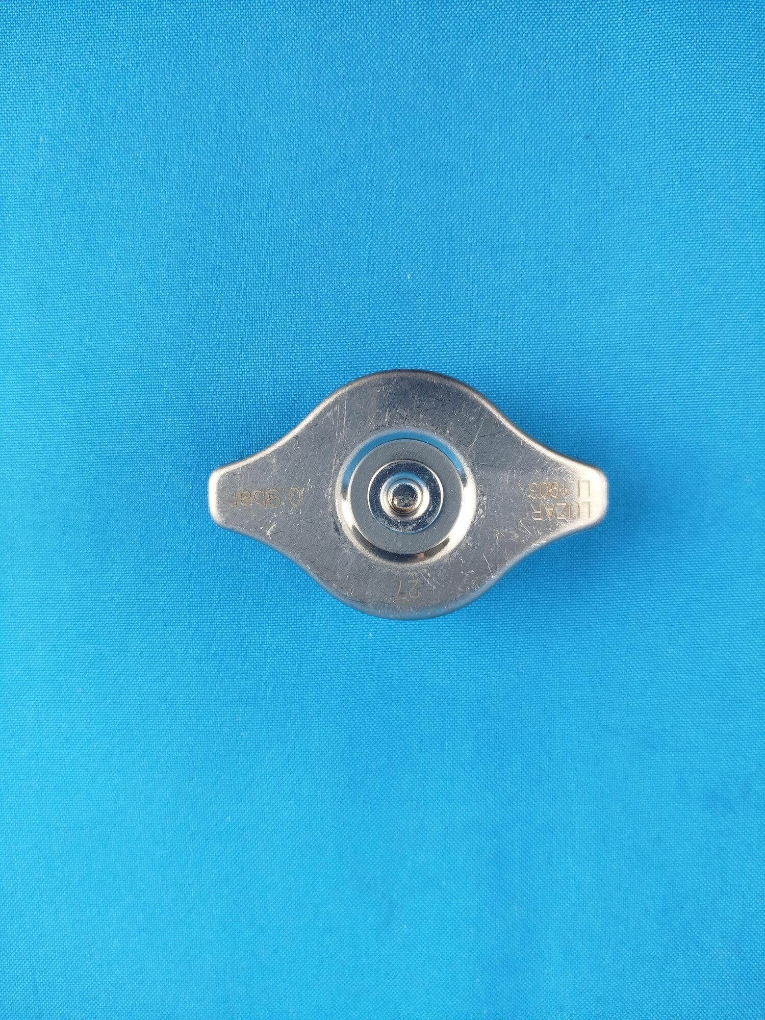 Крышка радиатора "LUZAR" для автомобилей Toyota Yaris 06->13, Mitsubish L200 V, Suzuki Vitara 90->98 (0.9 Bar)