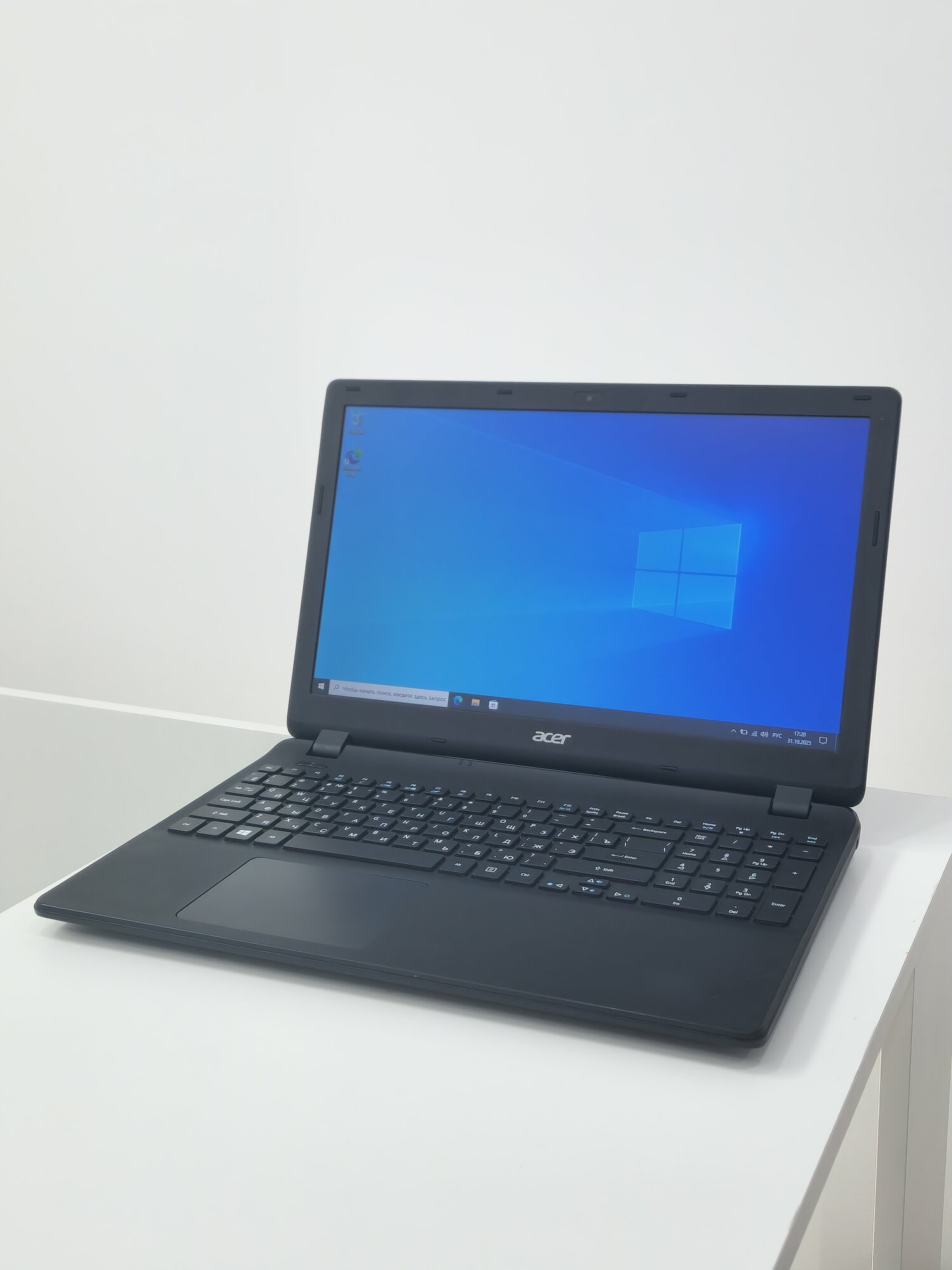 Acer Extensa 2519 / 15.6" HD / Pentium J3710 / 8 ГБ DDR3 / SSD 120 ГБ + HDD 500 ГБ / Intel HD Graphics / Windows 10 Pro