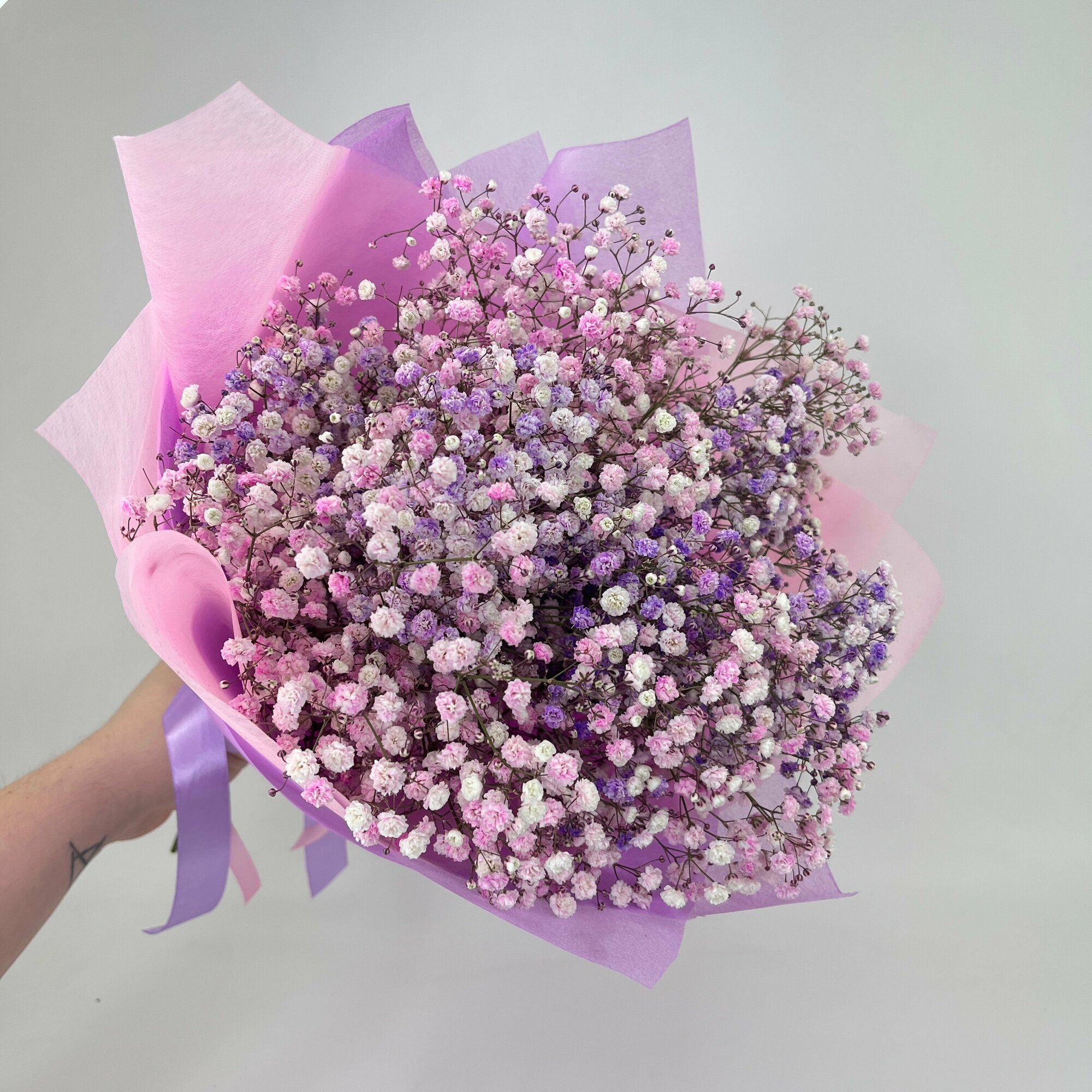 Букет Fluffy mix из разноцветной гипсофилы