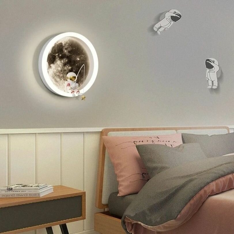 LED Бра "Луна" с Космонавтом - Детский Настенный Светильник для Спальни
