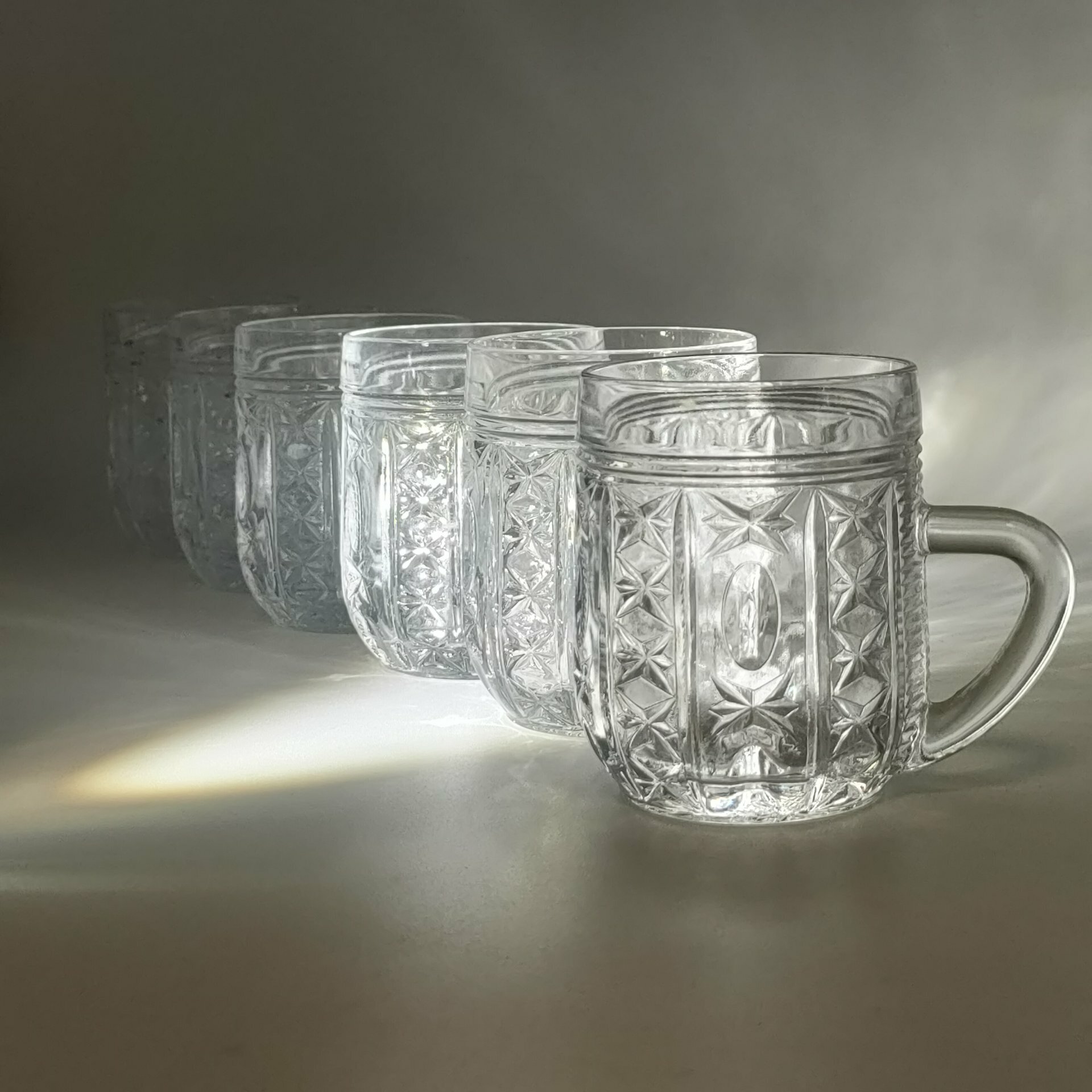 Набор кружек с рельефным декором на 6 персон, стекло, пресс, СССР, 1970-1990 гг.