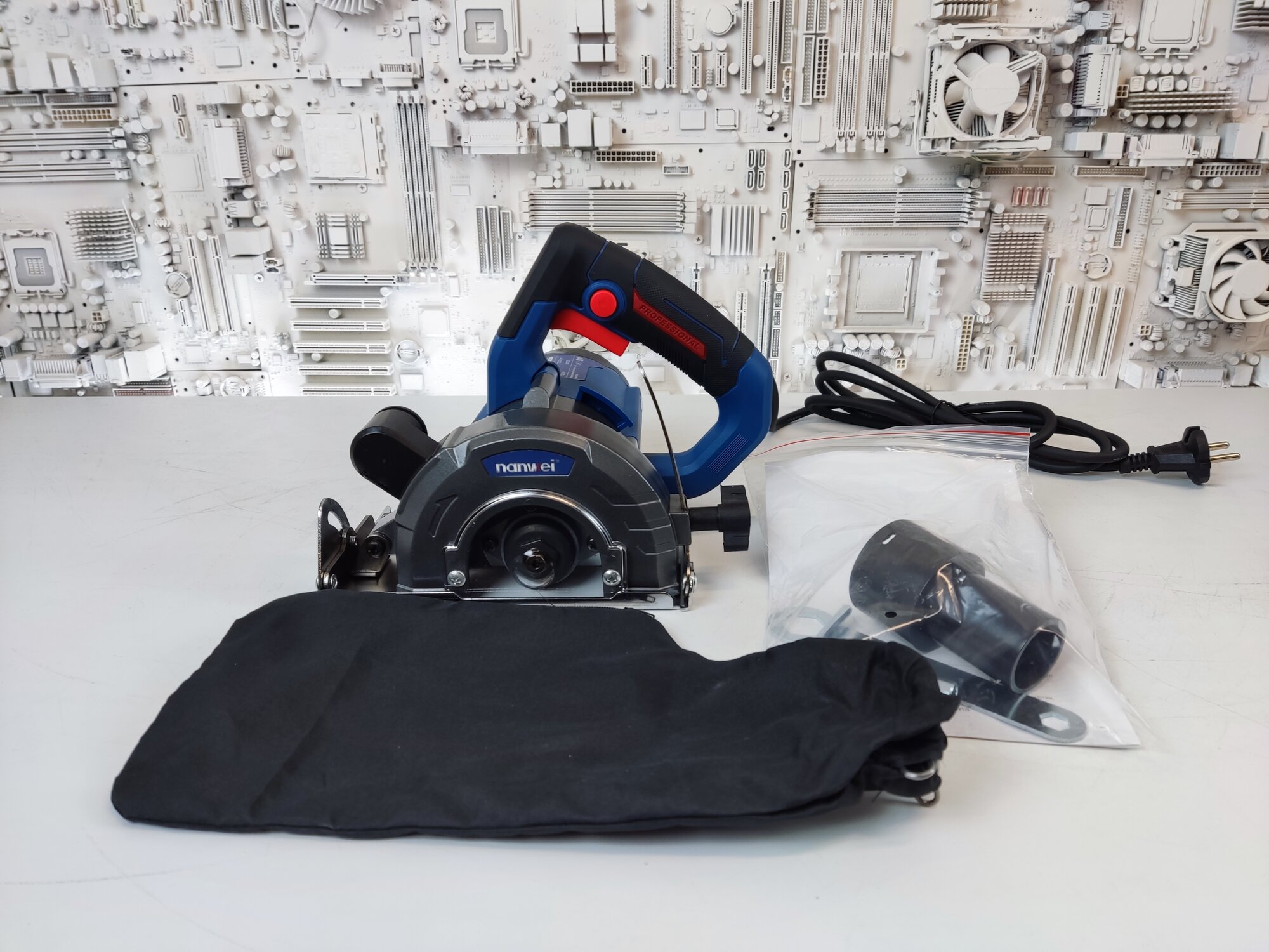 Пила циркулярная Nanwei NW-MR8417E, мощность 1260 Вт, диаметр 125 мм