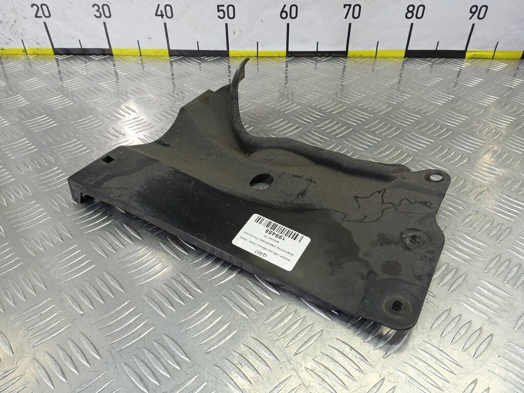 Дефлектор радиатора (Пыльник) Б/У для MAZDA 3 BK рестайлинг (2006—2009) BP4K56115F