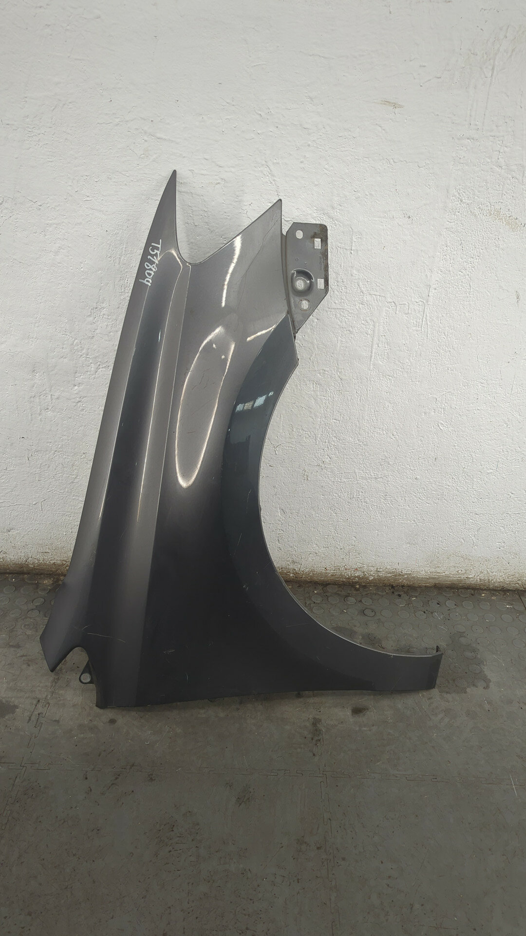 Крыло правое переднее Volkswagen Polo Б/У