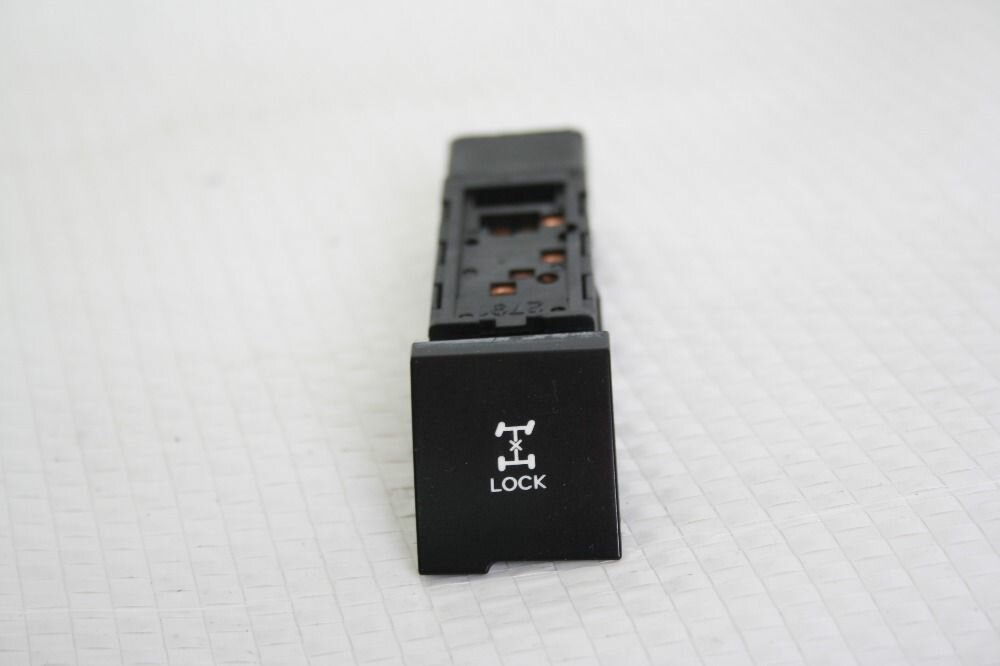 Кнопка блокировки дифференциала Kia Sorento 2 932402P000VA